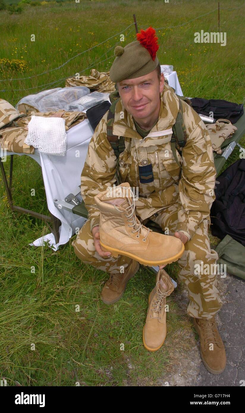 Troops training on Salisbury Plain Stock Photo - Alamy