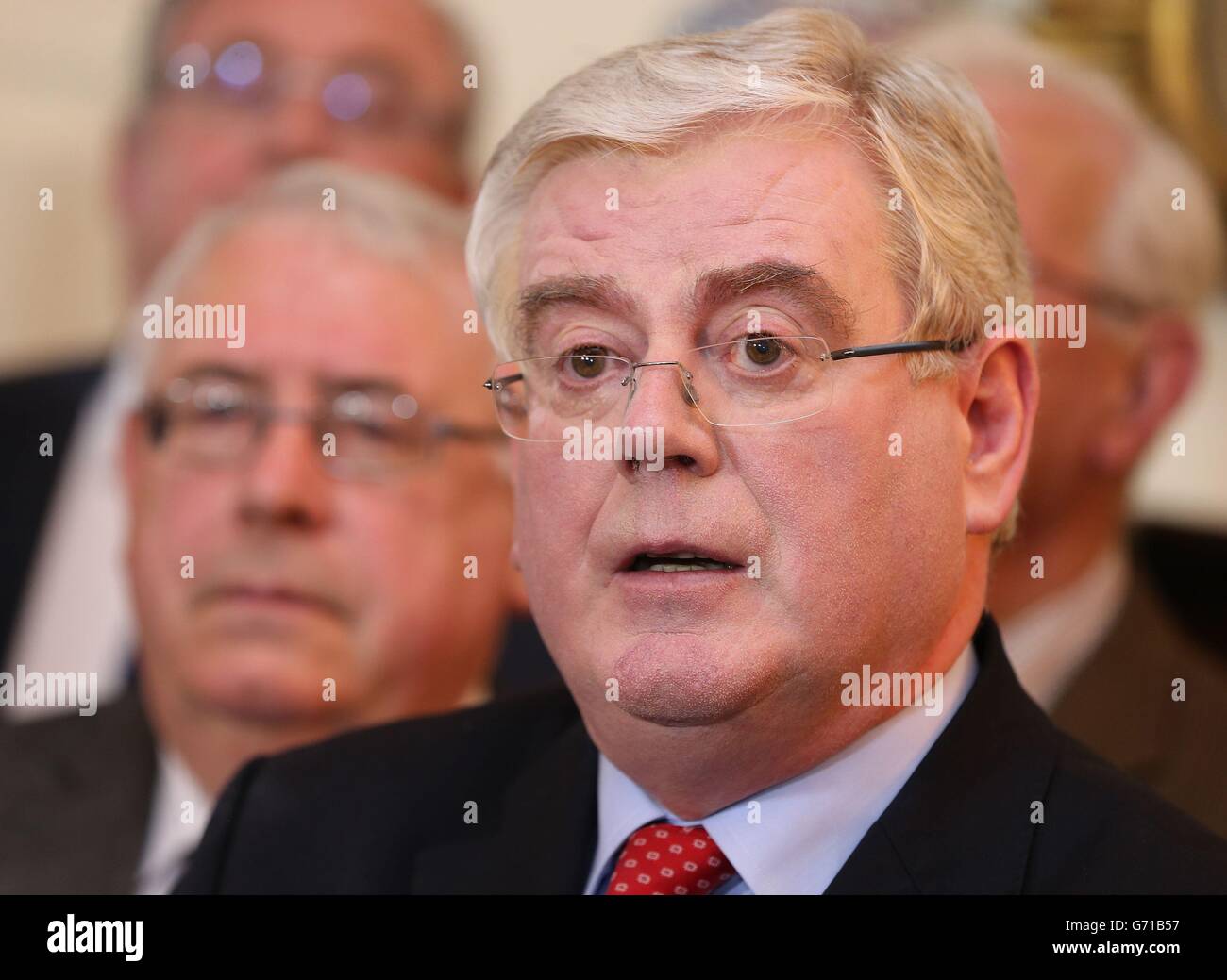 Eamon Gilmore resigns leadership Stock Photo - Alamy