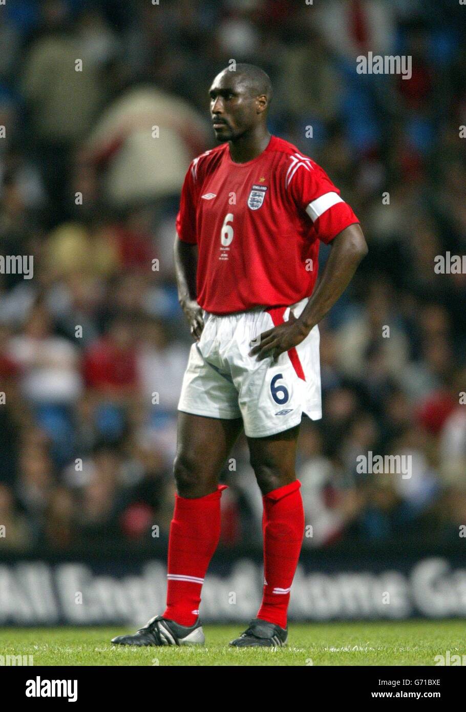 Sport football action sol campbell hi-res stock photography and images ...