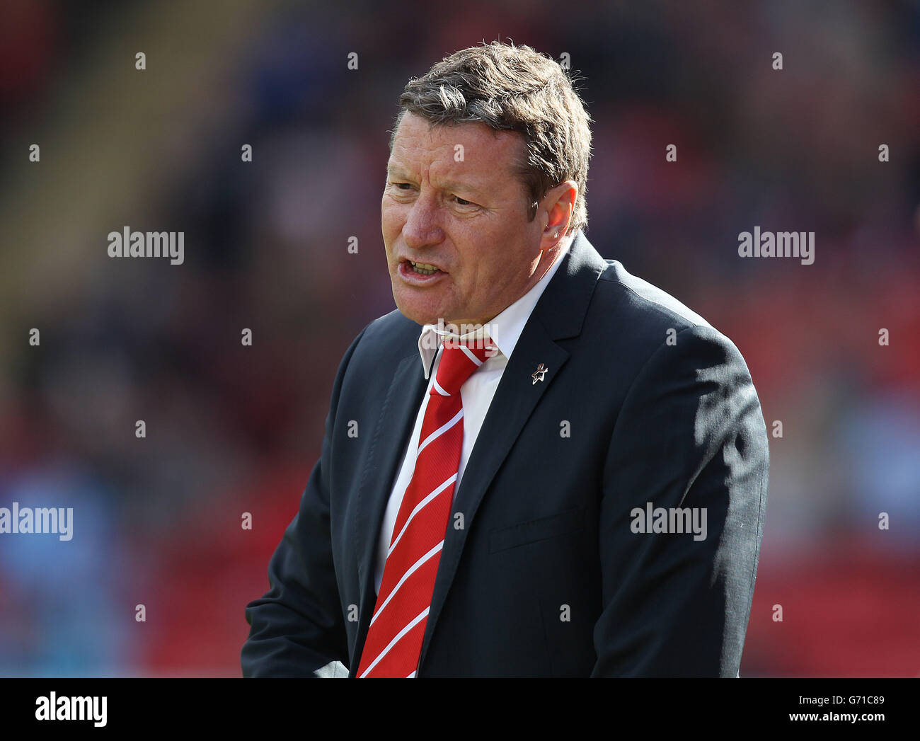 Barnsley manager danny wilson hi-res stock photography and images - Alamy