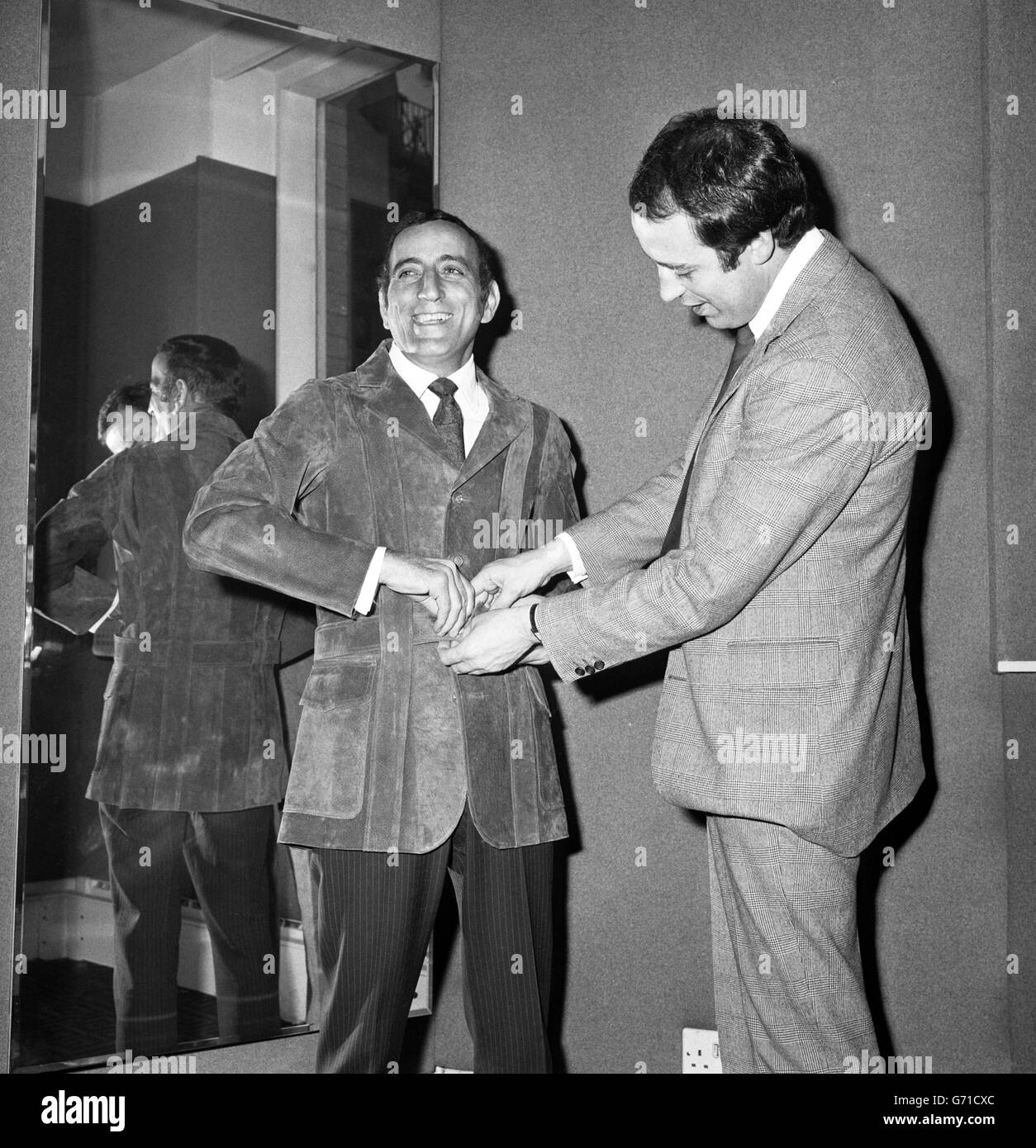 Tony bennett Black and White Stock Photos & Images - Alamy