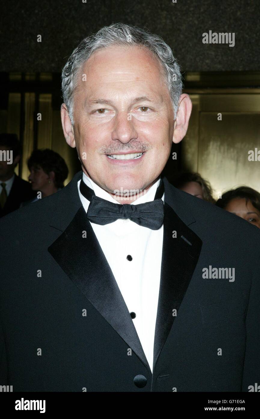 Victor garber actor hi-res stock photography and images - Alamy