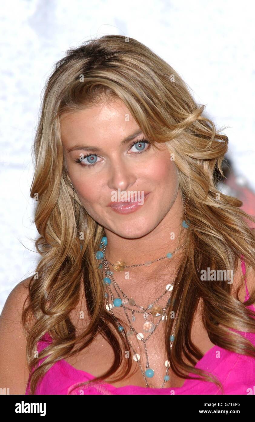 Actress and model Carmen Electra at the MTV Movie Awards 2004, held at ...