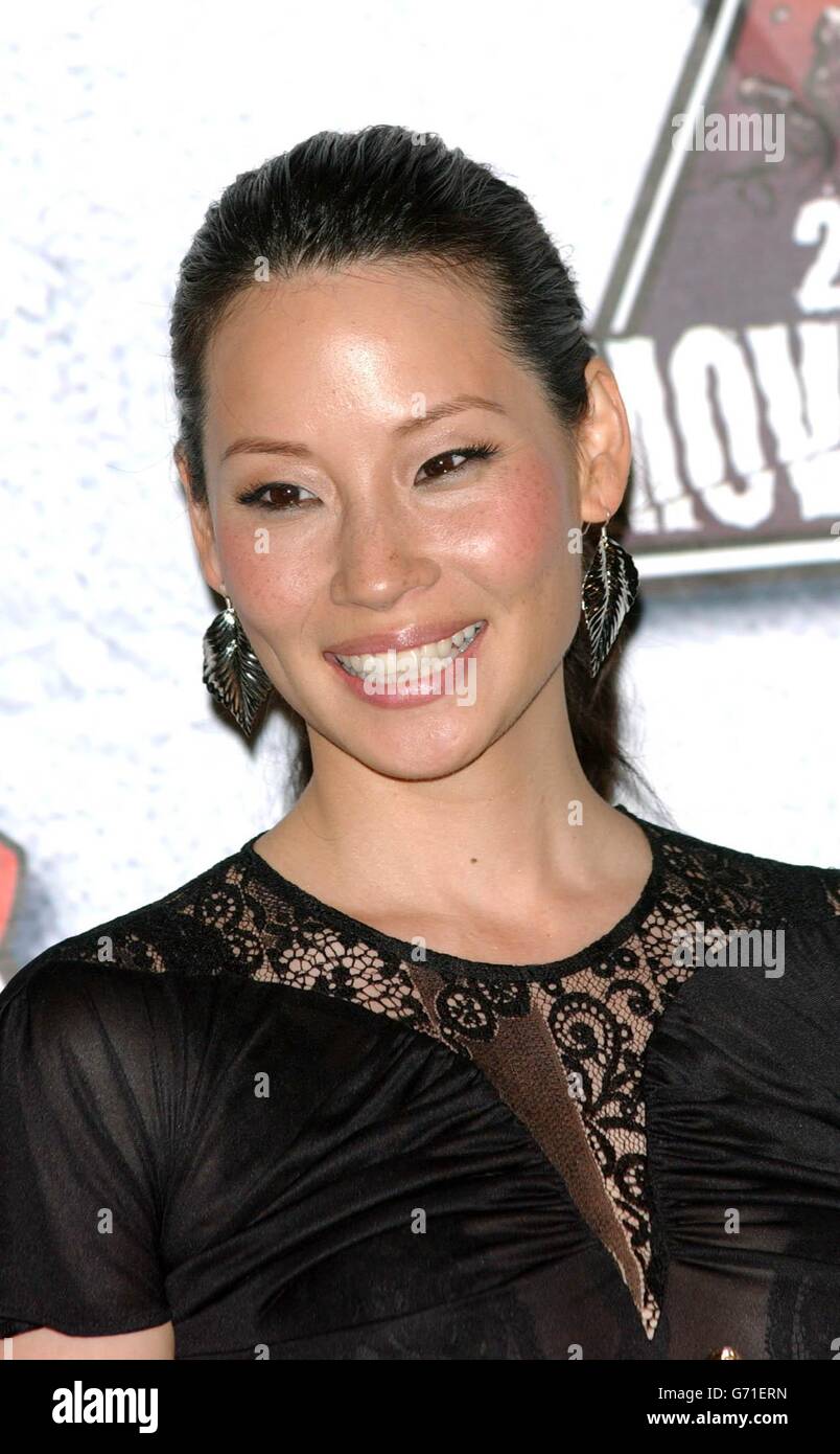 Actress lucy liu at the mtv movie awards 2004 hi-res stock photography and images - Alamy