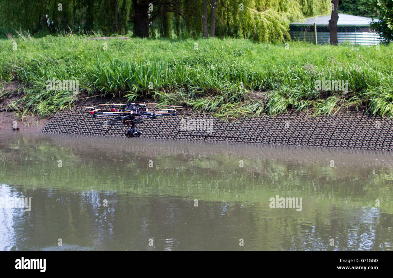 River Mole flood damage check Stock Photo - Alamy