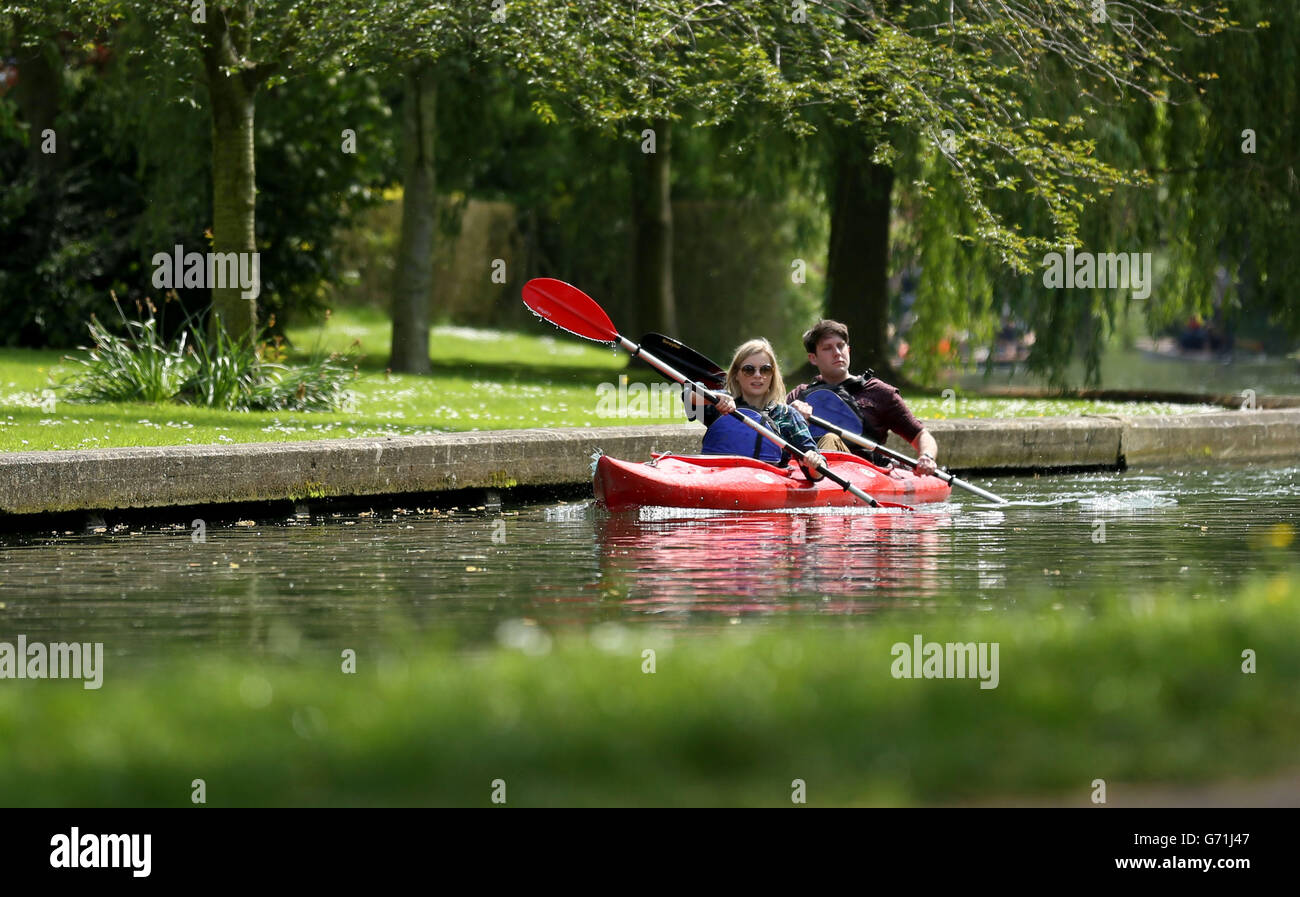 River cam kayaking hi-res stock photography and images - Alamy