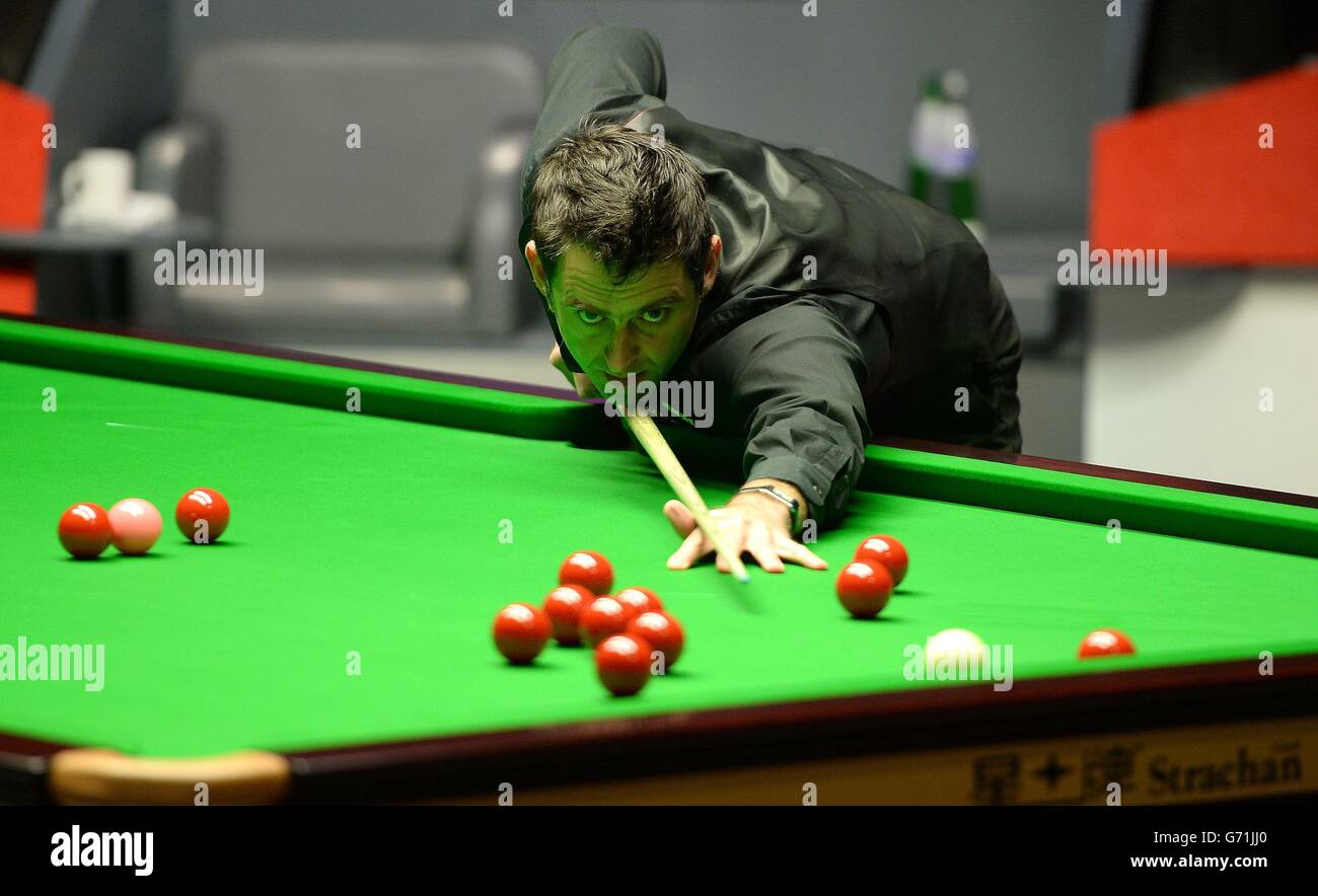 Final dafabet world snooker championships crucible hi-res stock ...