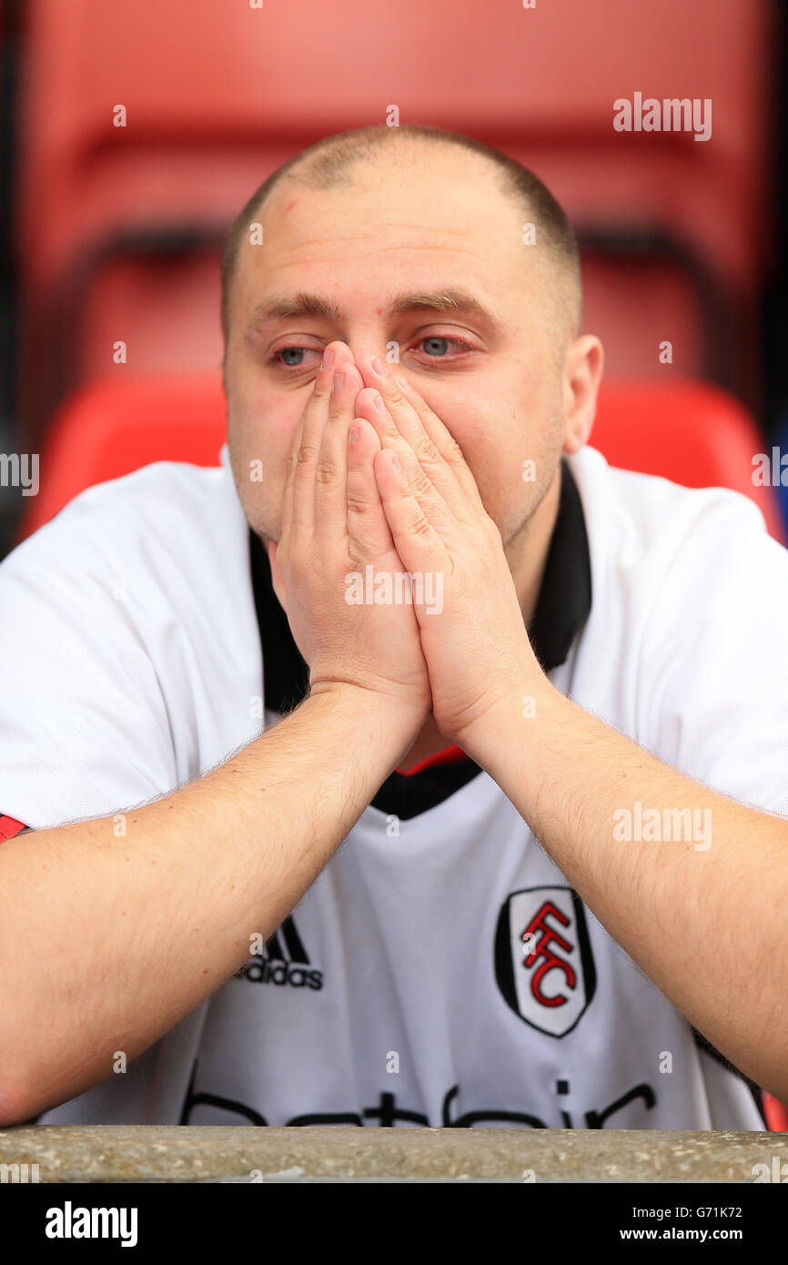 Crying britannia hi-res stock photography and images - Alamy