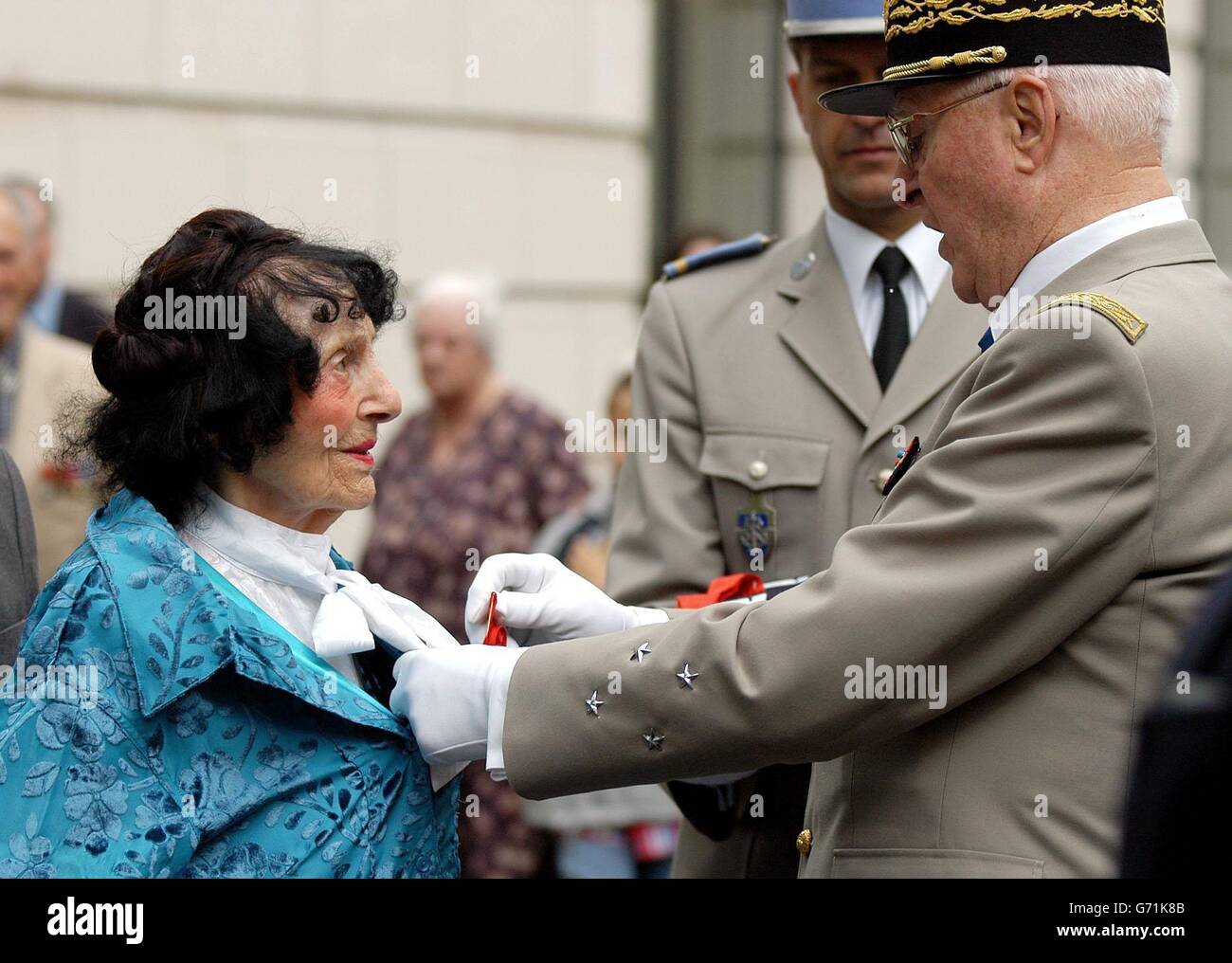 King’s commendation for brave conduct hi-res stock photography and ...