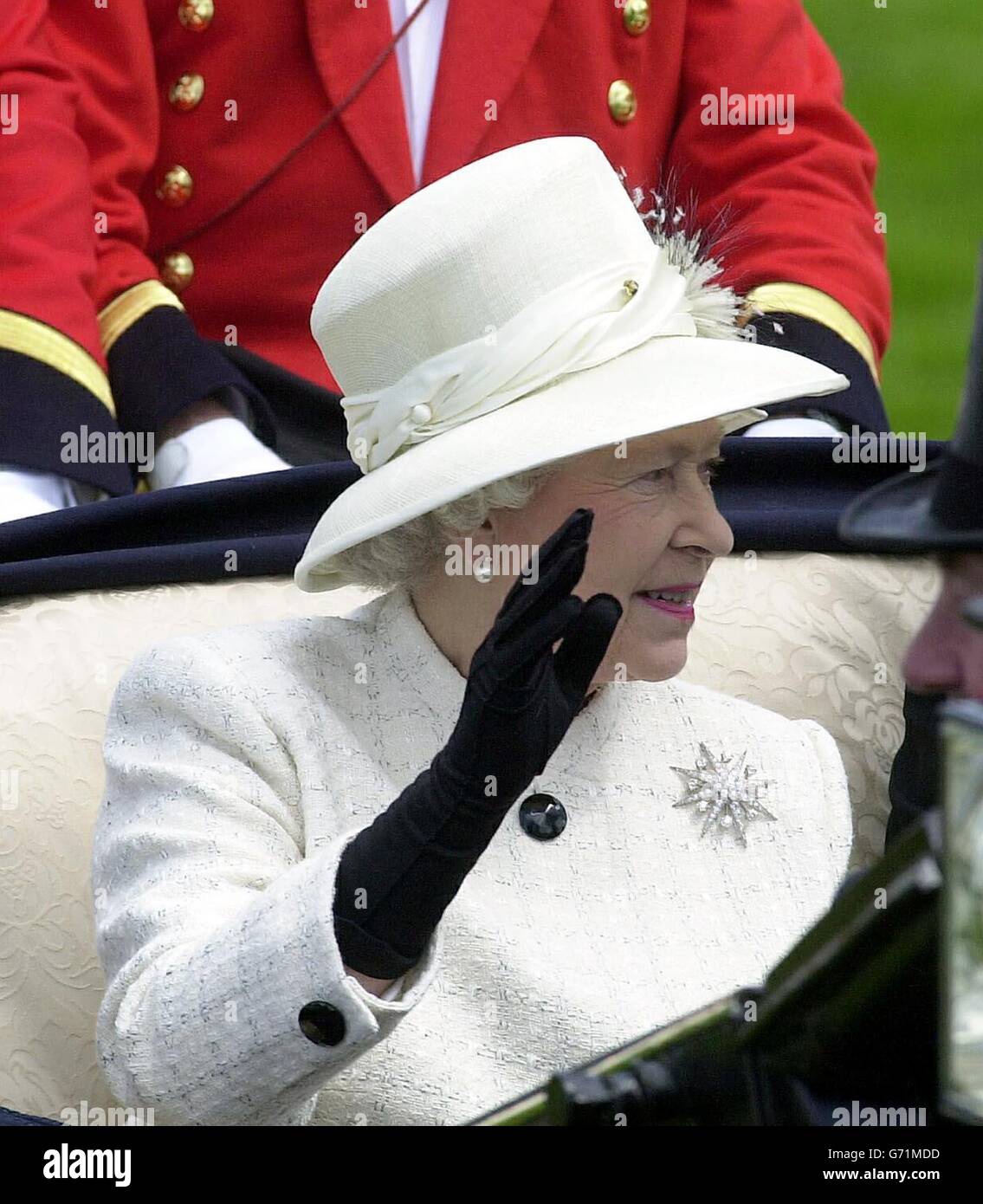 Queen Elizabeth Ii Waving Stock Photos & Queen Elizabeth Ii Waving ...