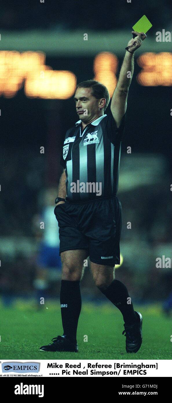 Mike reed premier league referee hi-res stock photography and images ...