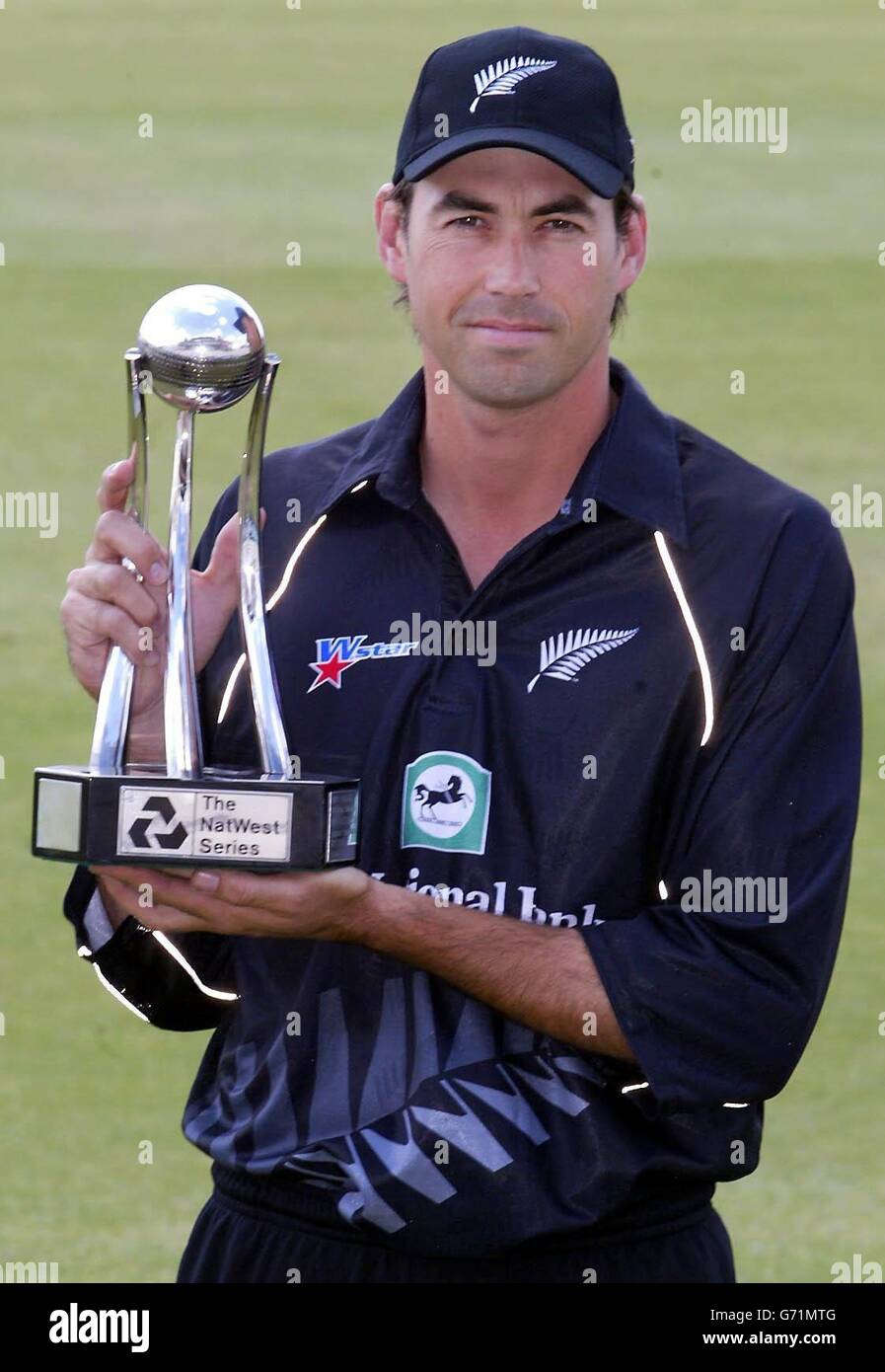 Stephen Fleming holds the Natwest trophy Stock Photo - Alamy Stephen Fleming holds the Natwest trophy Stock Photo - Alamy