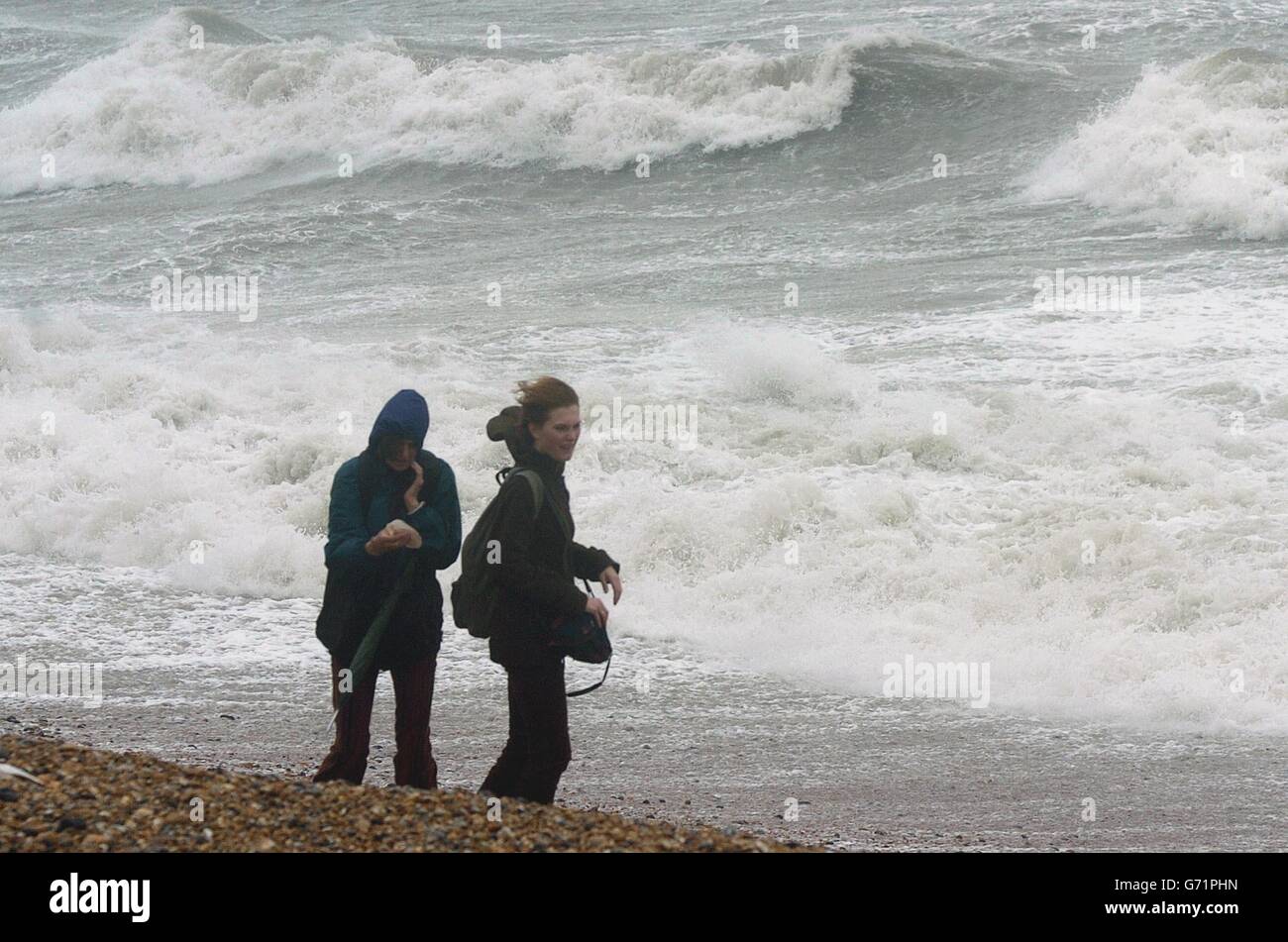 Strong waves lashing brighton beach hi-res stock photography and images ...