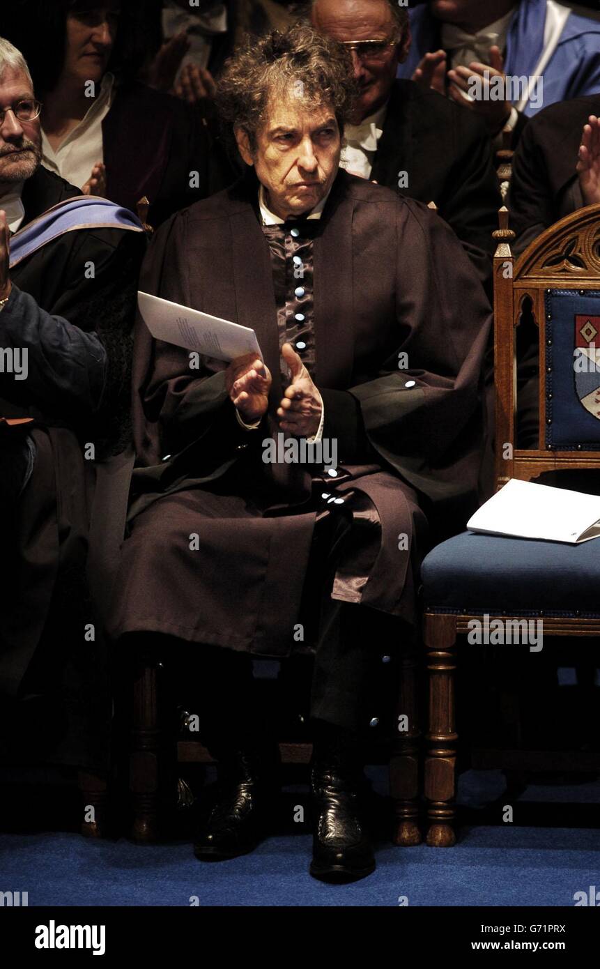 Rock legend bob dylan on stage university st andrews hi-res stock ...