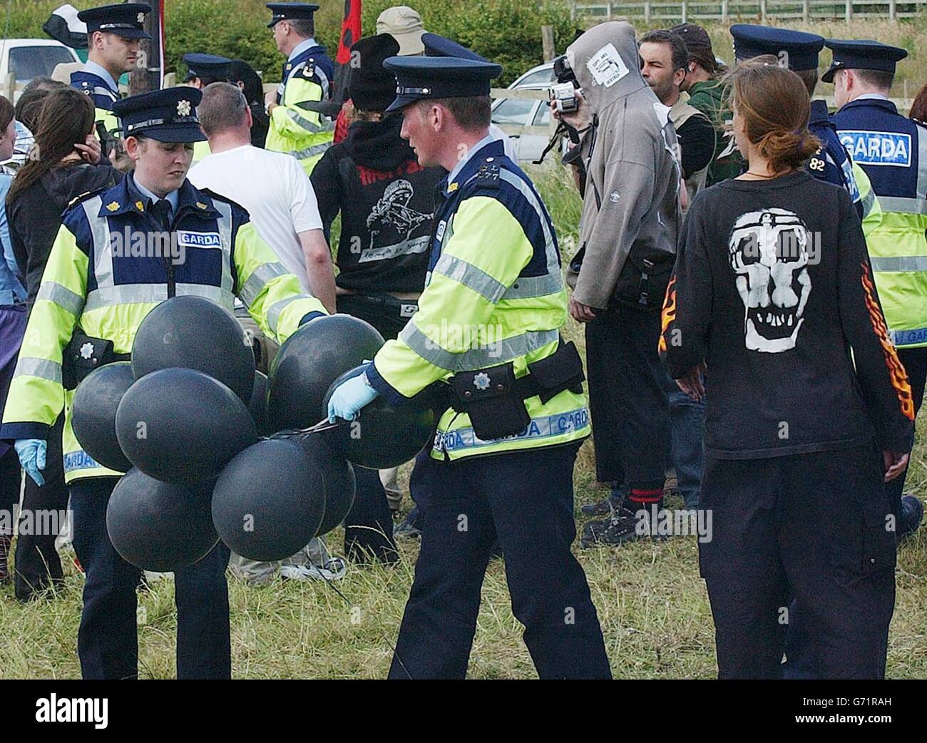 Police security ahead of Bush visit Stock Photo - Alamy
