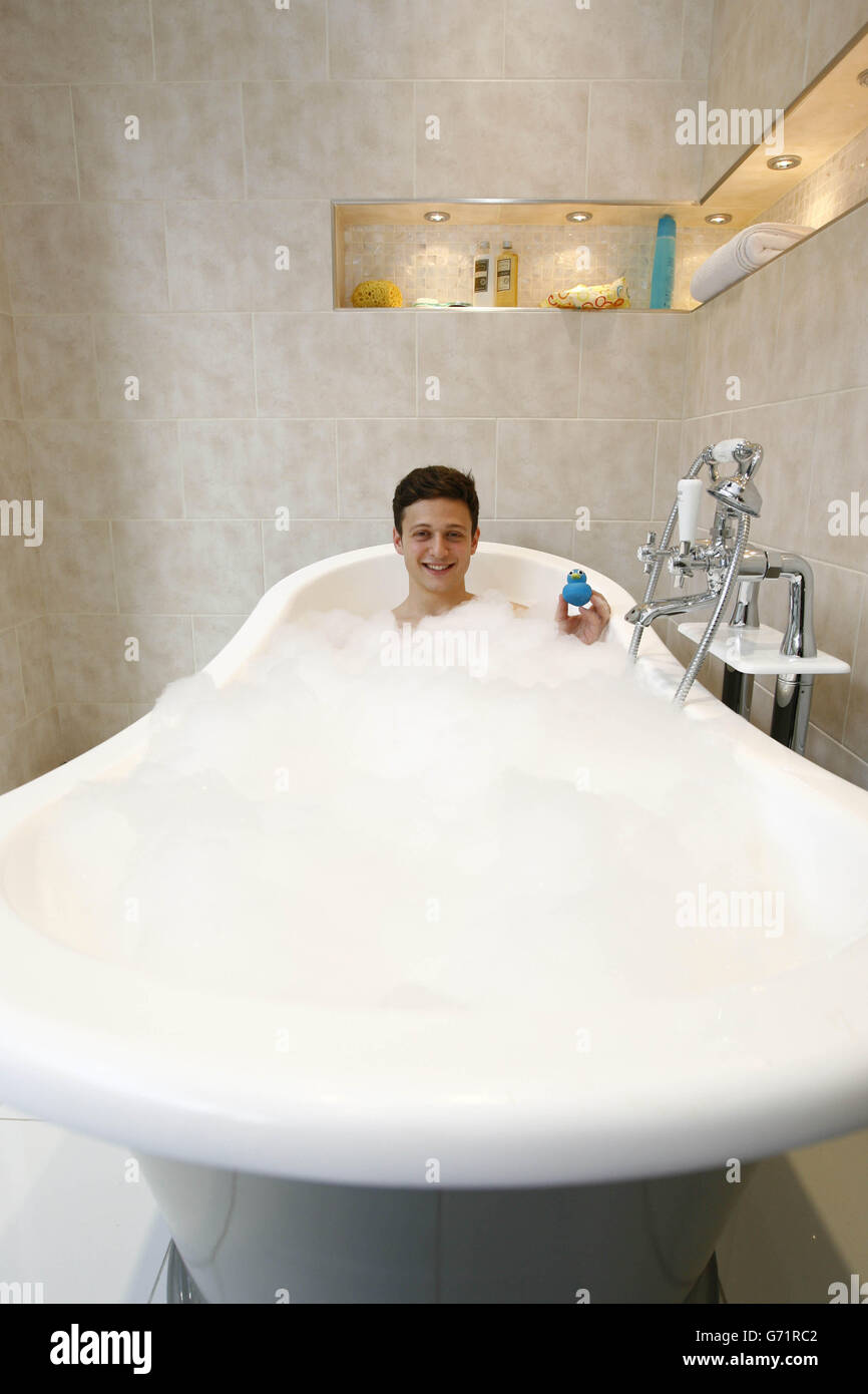 Bathstore in baker street hi-res stock photography and images - Alamy