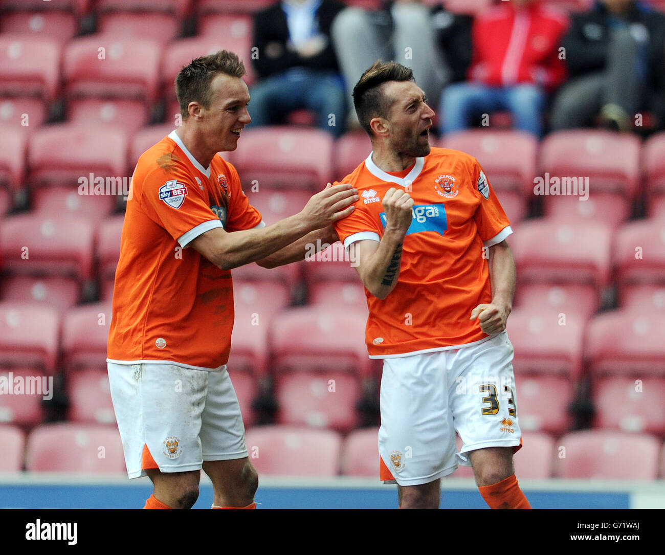 Blackpool's Stephen Dobbie (Right) celebrates with his team-mate Tony ...