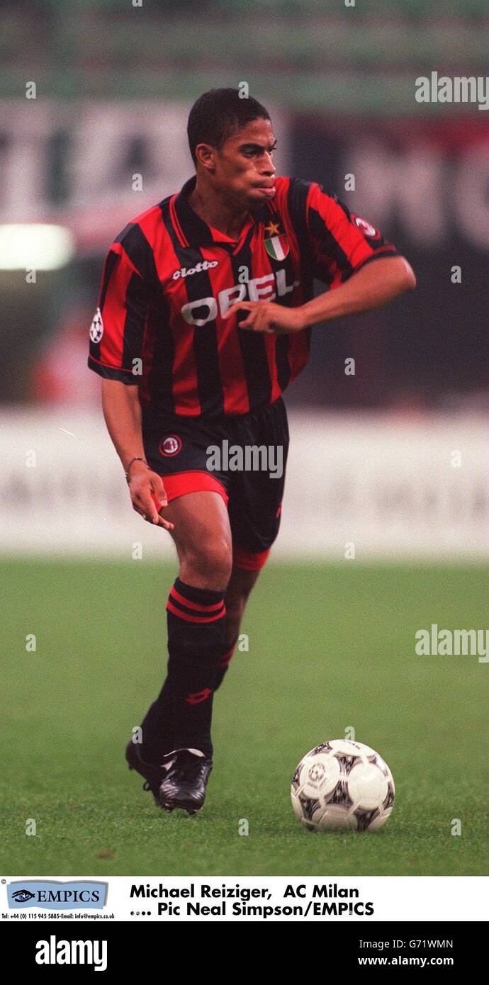 Soccer - UEFA Champions League - AC Milan v FC Porto Stock Photo - Alamy