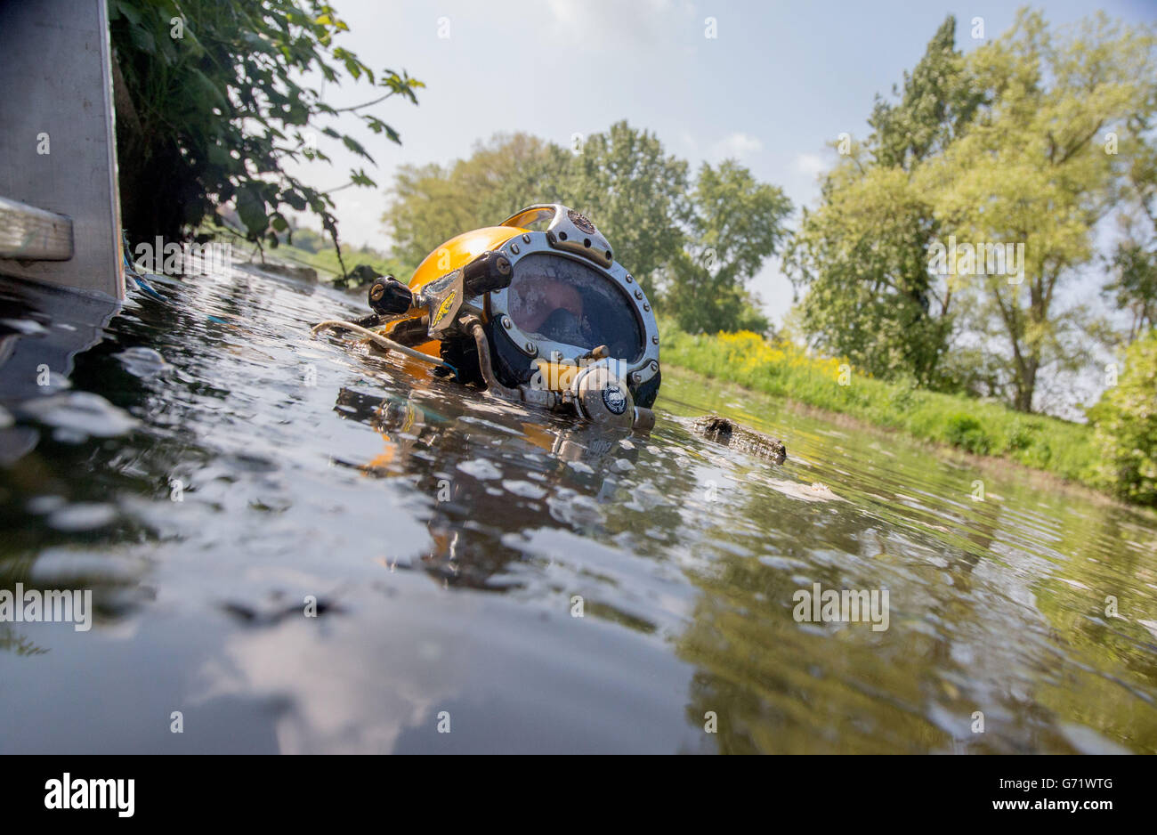 River Mole flood damage check Stock Photo - Alamy