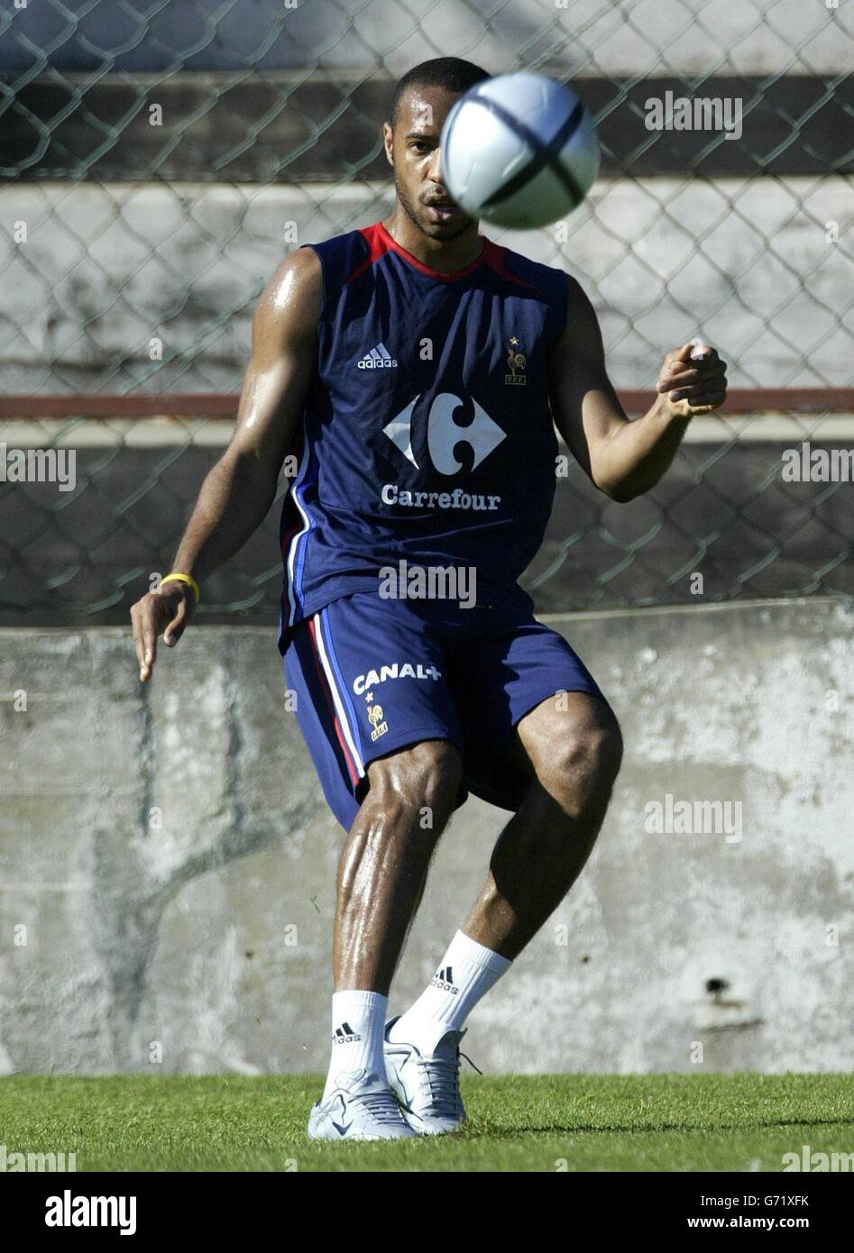 Thierry henry france training hi-res stock photography and images - Alamy