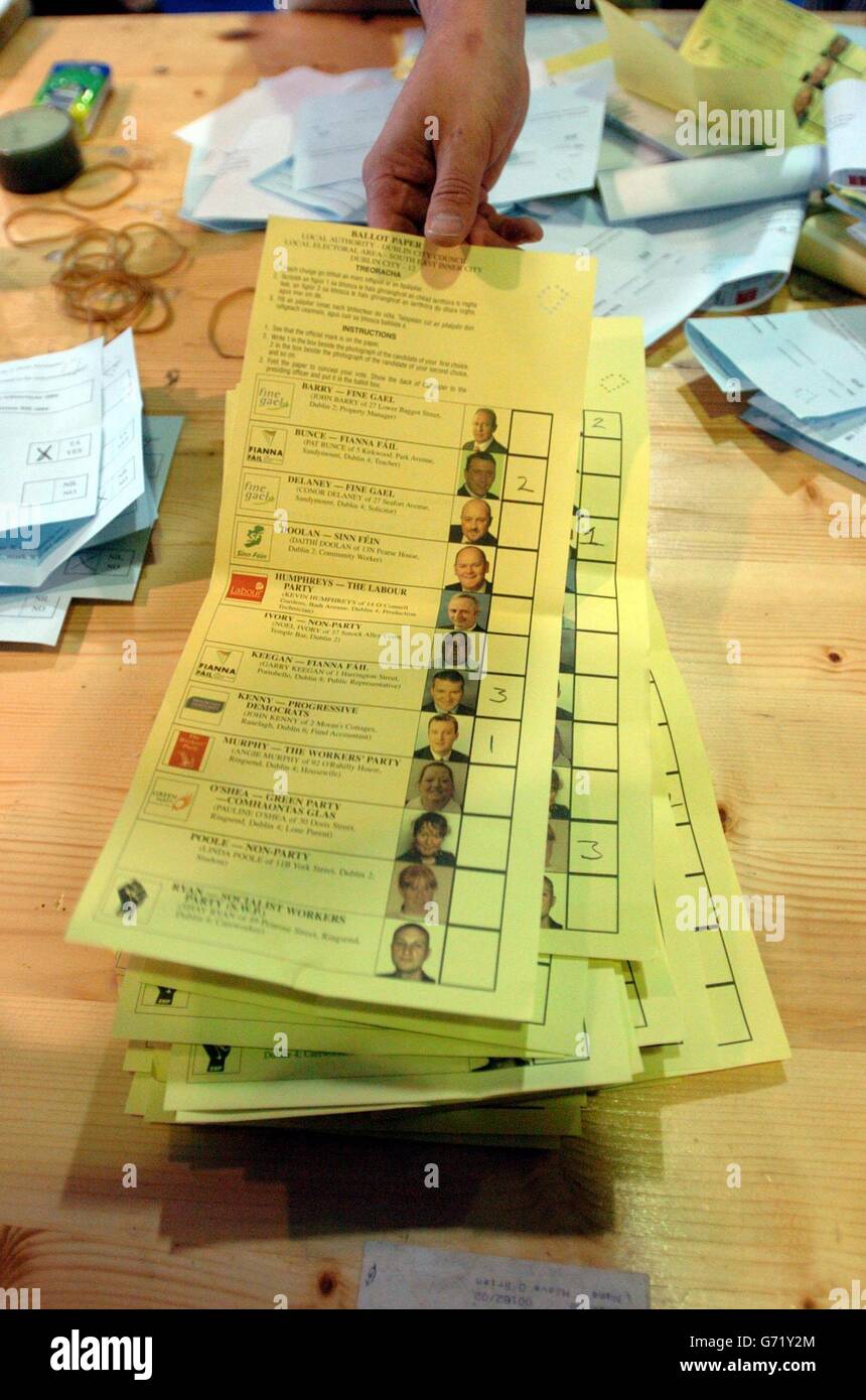 Completed ballot hi-res stock photography and images - Alamy