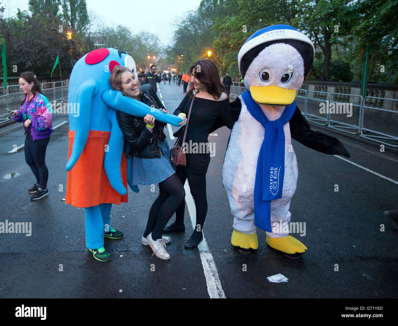 College mascots hi-res stock photography and images - Alamy