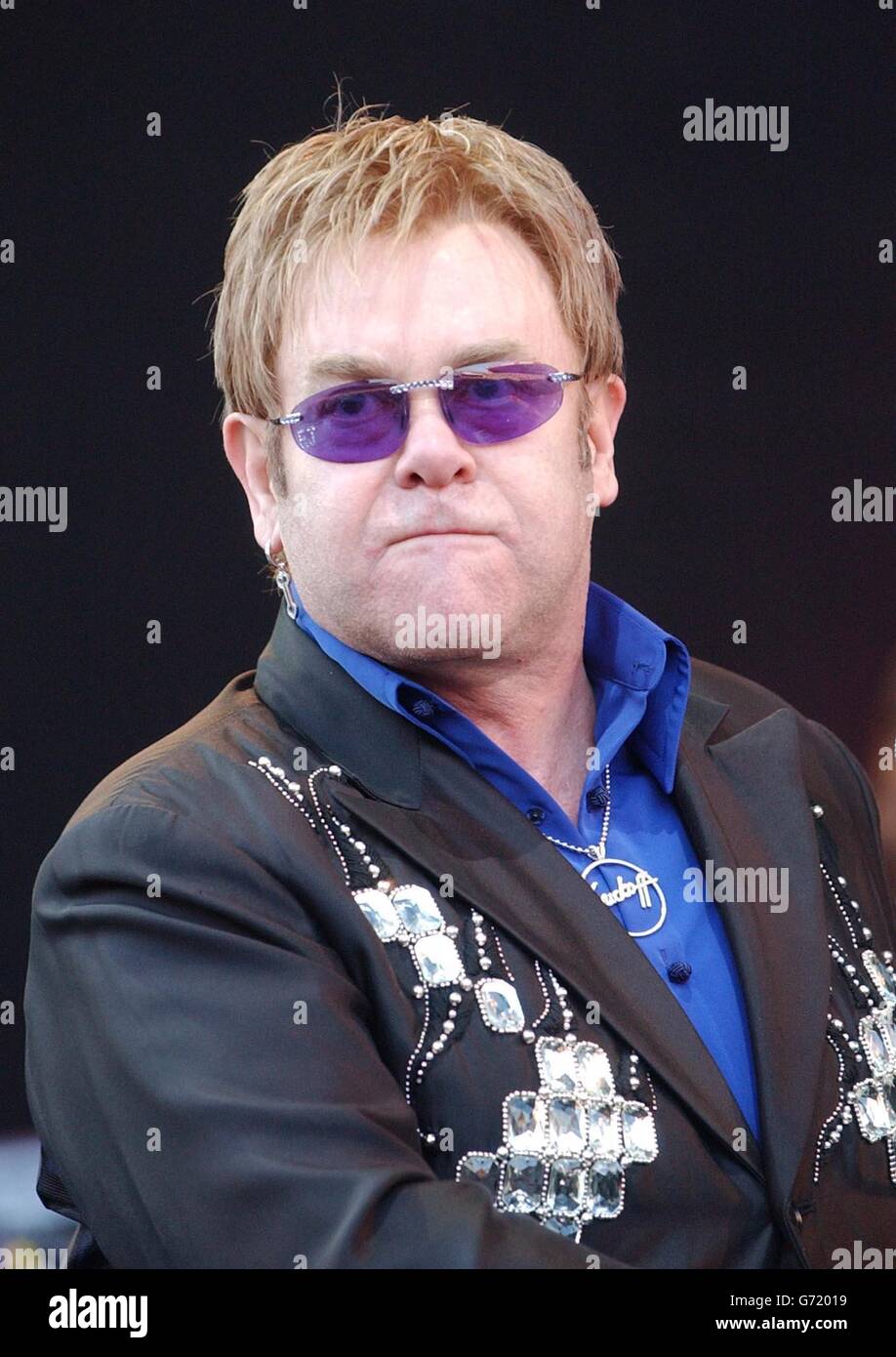 Showbiz music singer celebrity performing on stage elton john hi-res ...