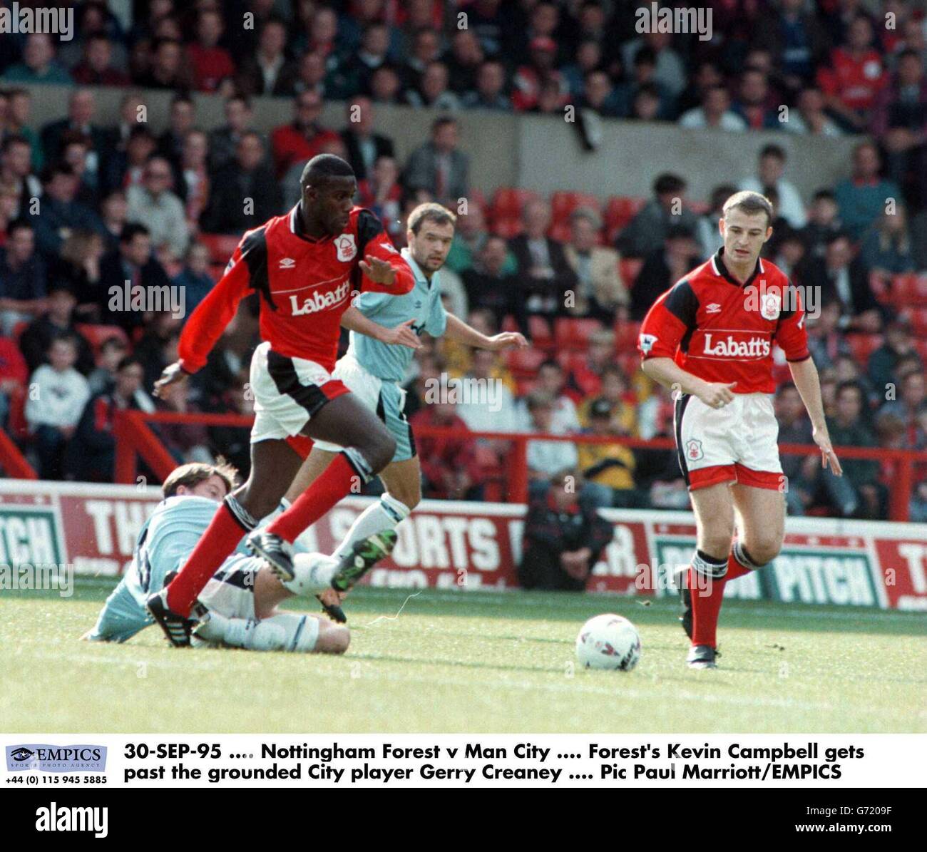 30-SEP-95 .... Nottingham Forest v Man City .... Forest's Kevin ...