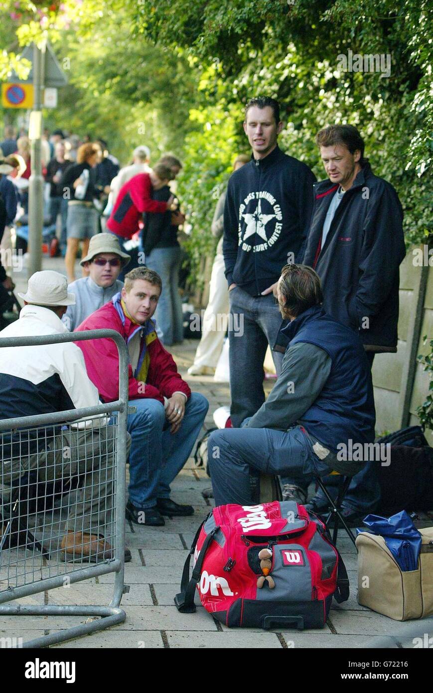 Long queue of people england hi-res stock photography and images - Alamy