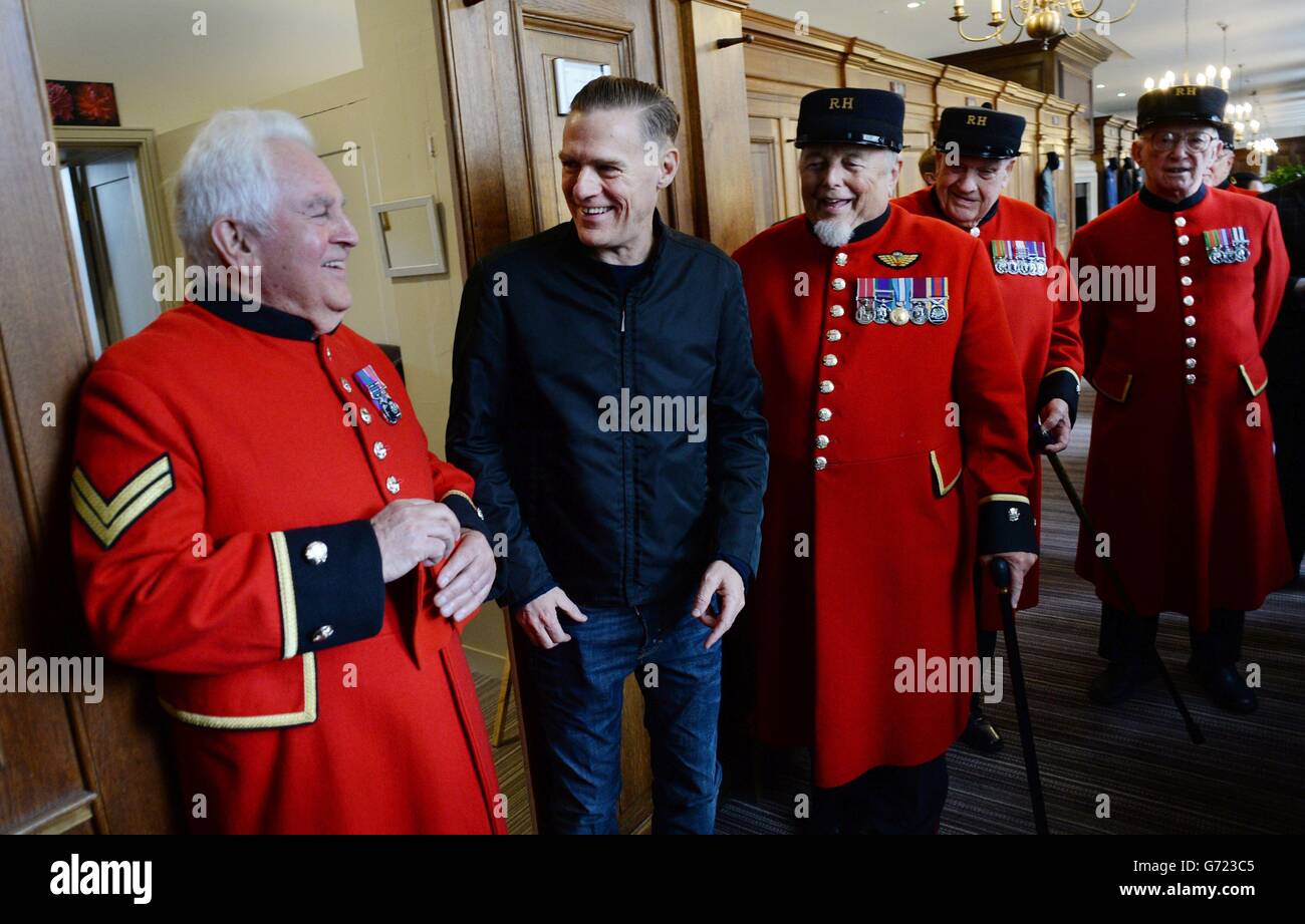 Singer and Photographer Bryan Adams meets Chelsea Pensioner 81 year old ...