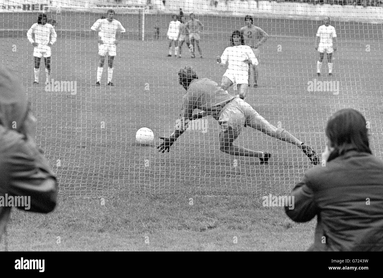 Halifax town goalkeeper hi-res stock photography and images - Alamy