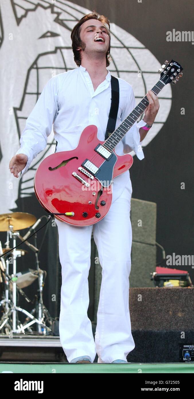 Showbiz supergrass hi-res stock photography and images - Alamy