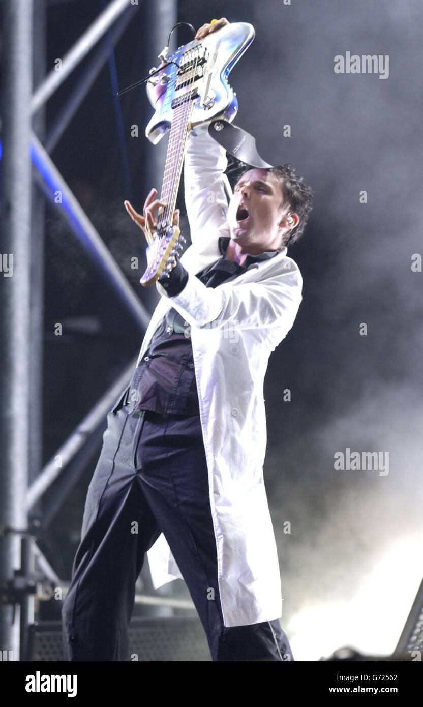 Muse performing on pyramid stage glastonbury festival hi-res stock ...