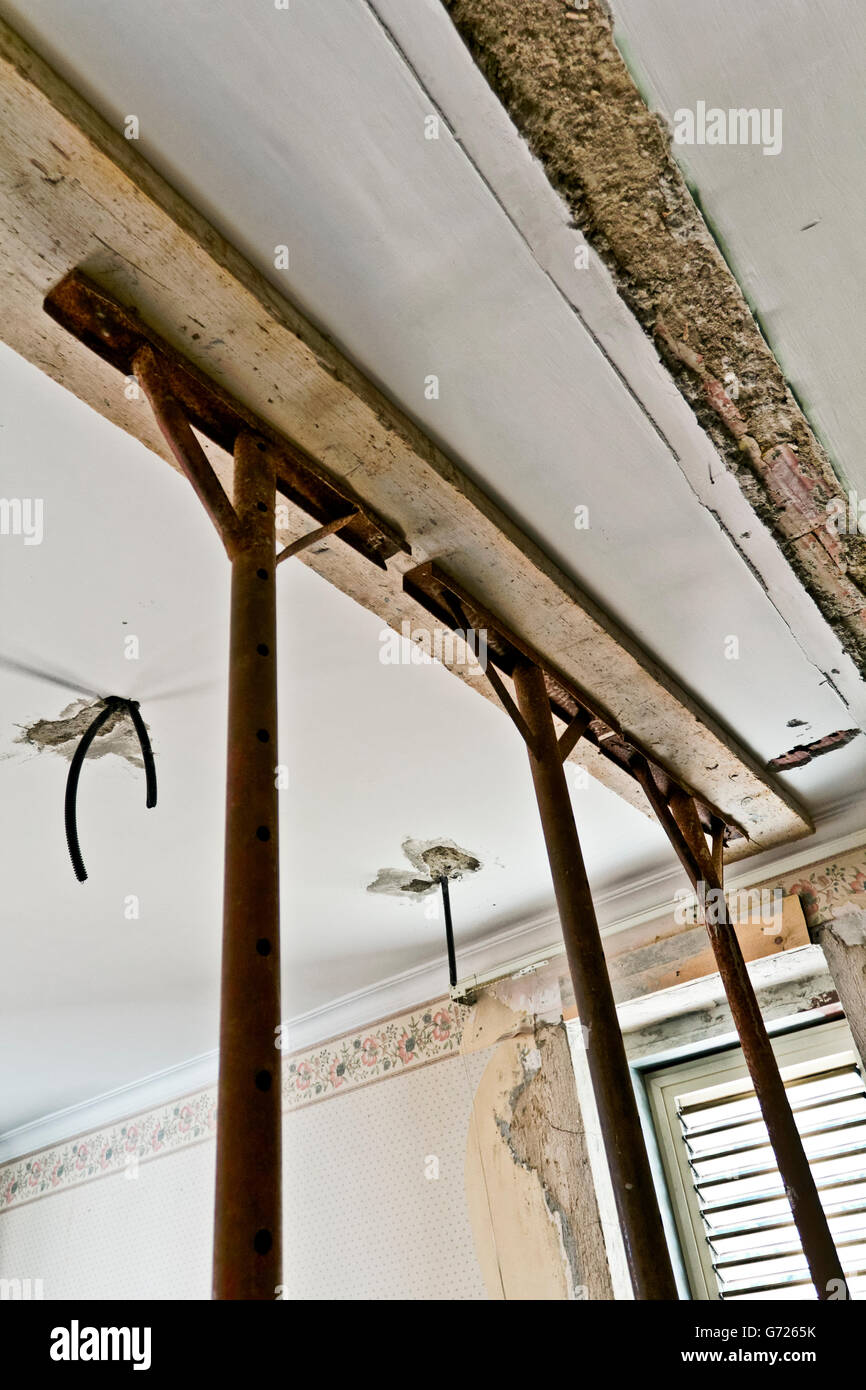 Shoring hi-res stock photography and images - Alamy