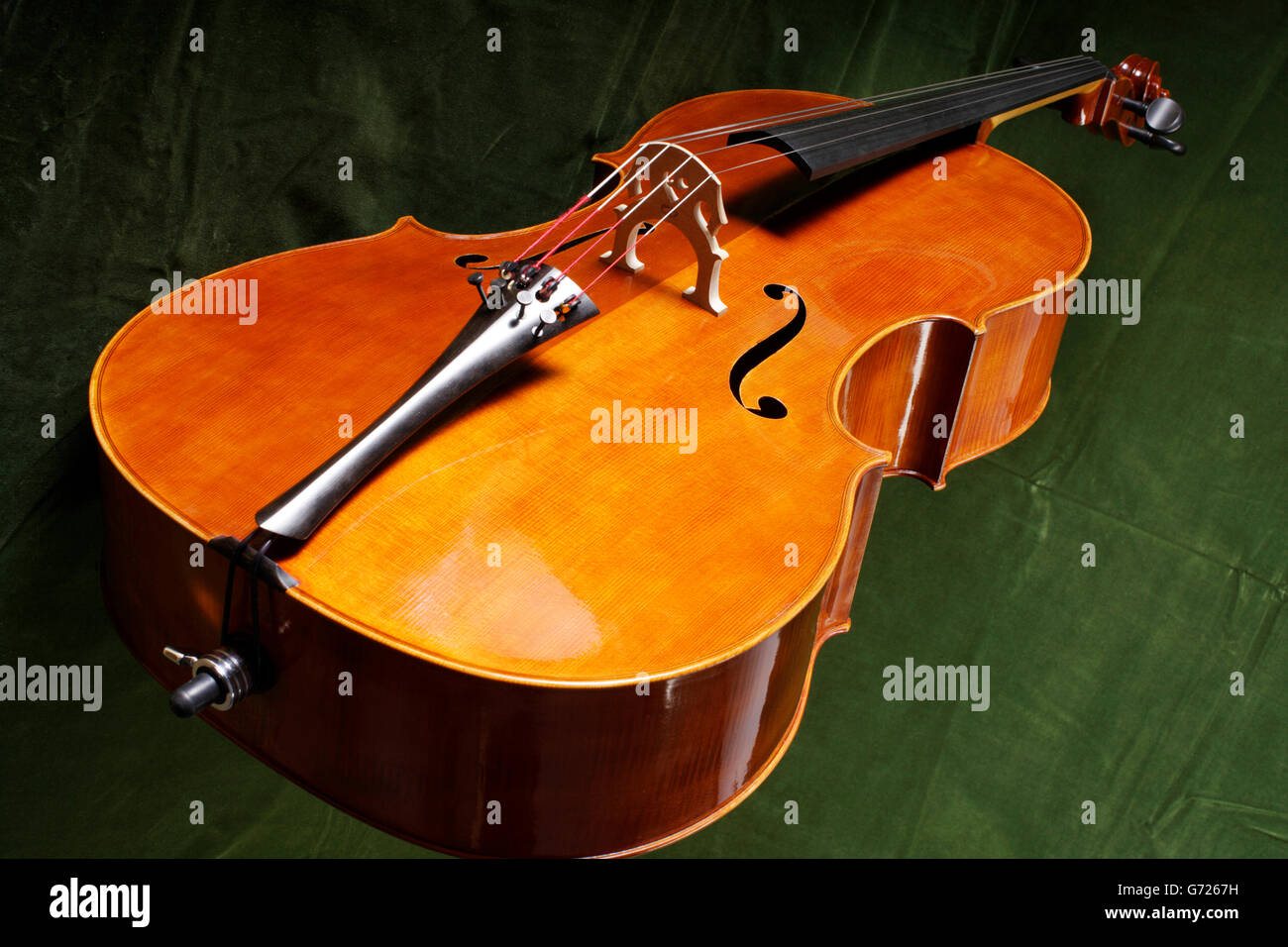 Violoncello hi-res stock photography and images - Alamy