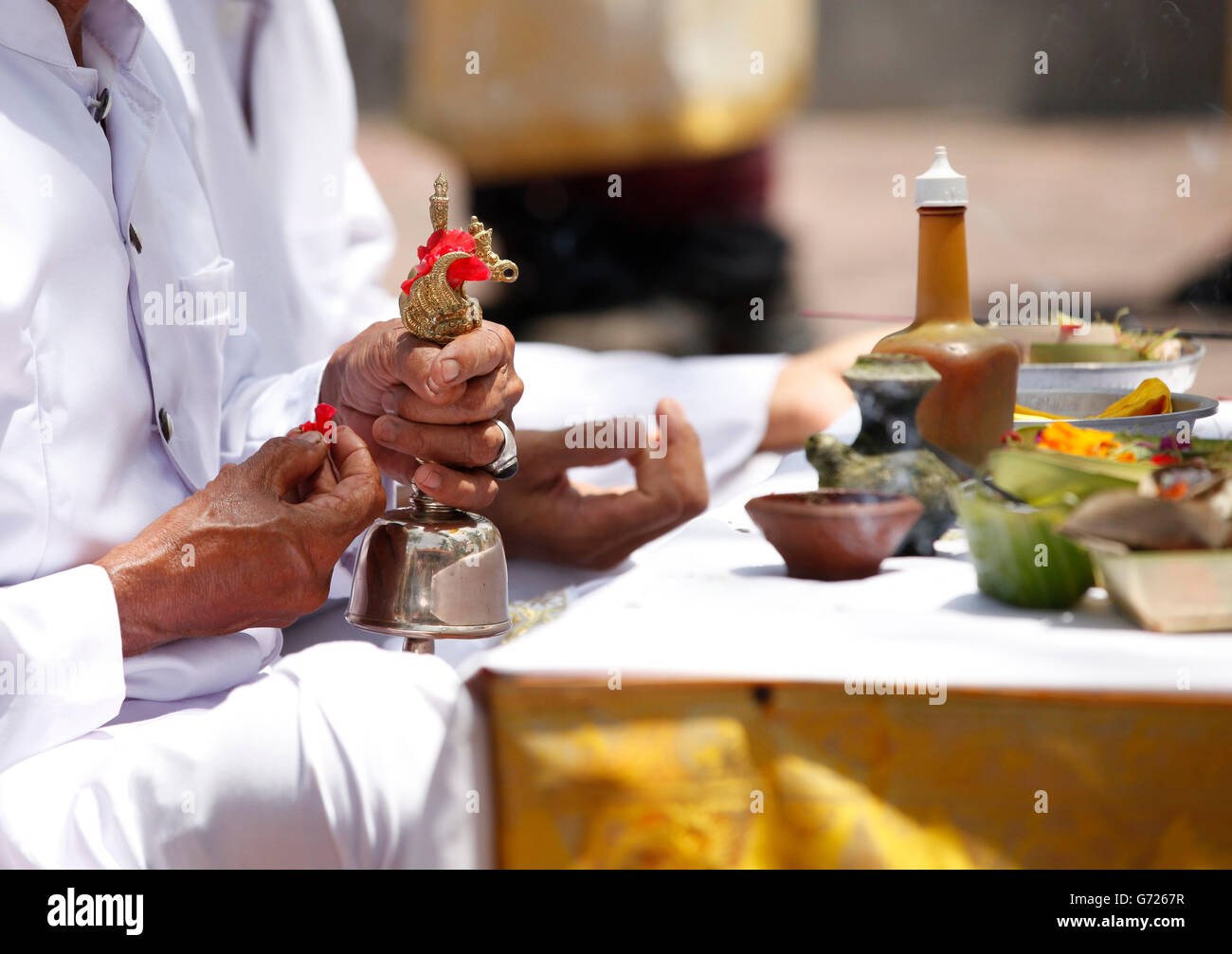 Hindu temple bell hi-res stock photography and images - Alamy