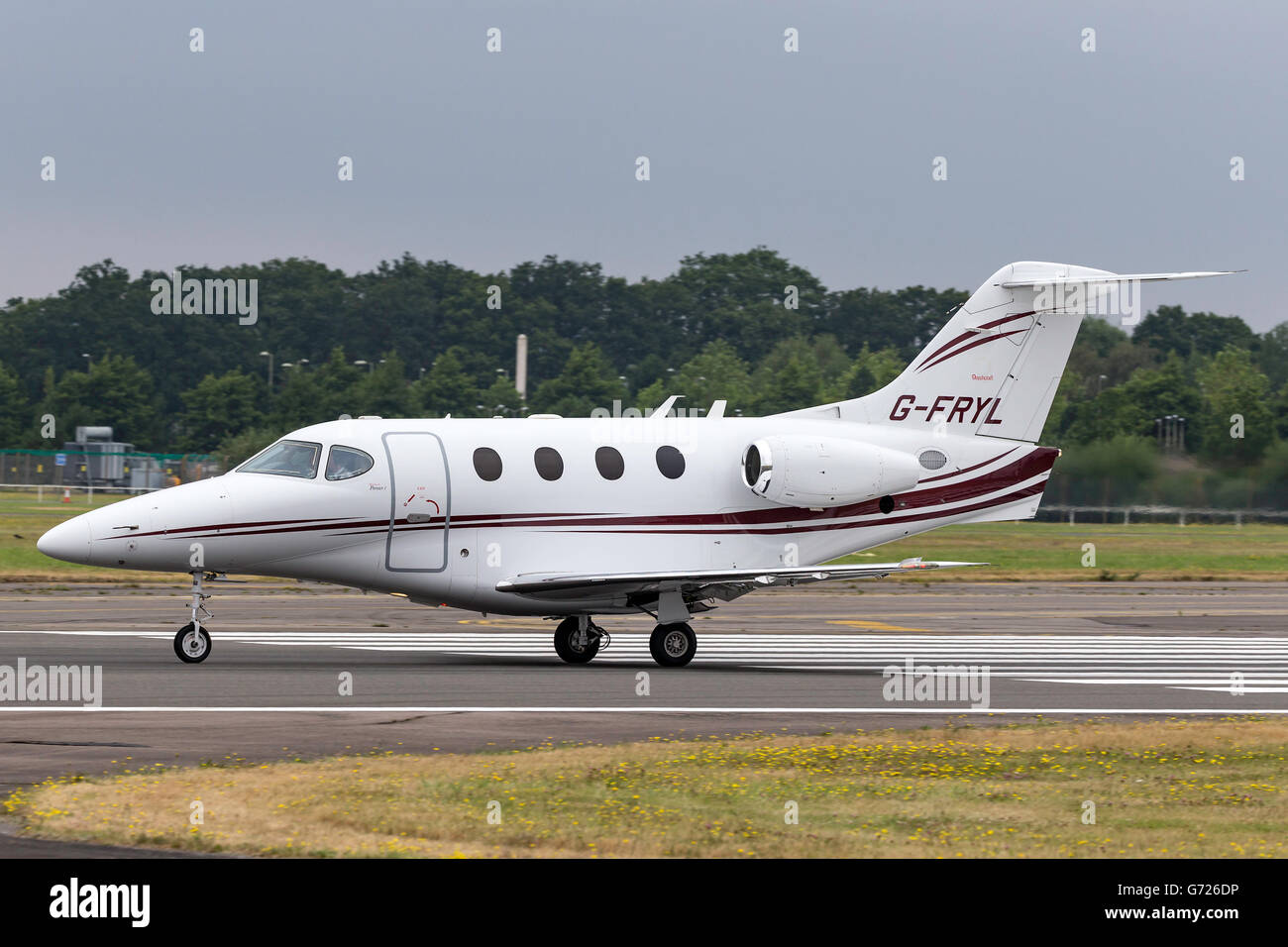 Raytheon 390 (Beechcraft premier 1) light business jet aircraft G-FRYL ...