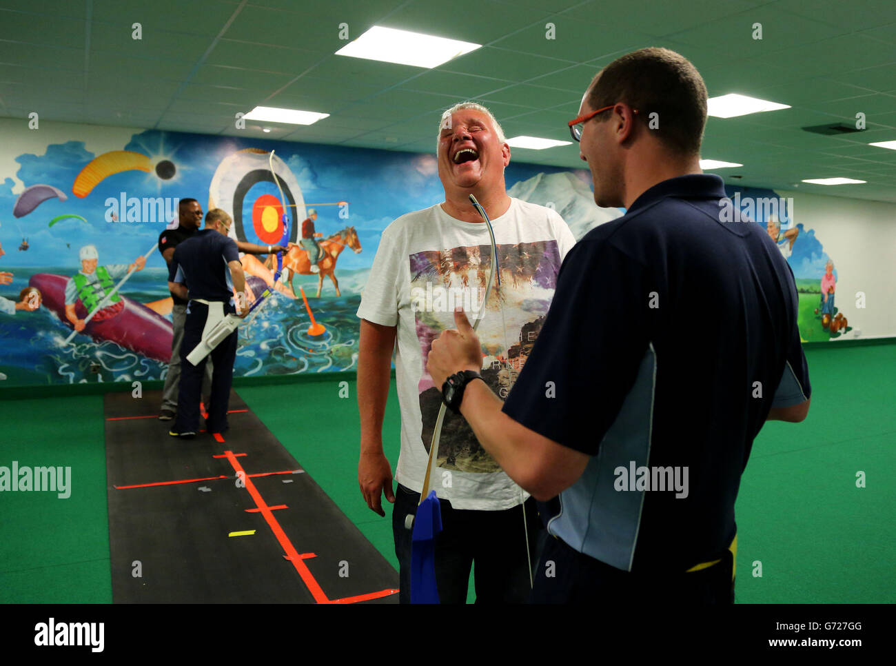 Former soldier Andy Bull (left) of the UK's Blind Military Veterans ...