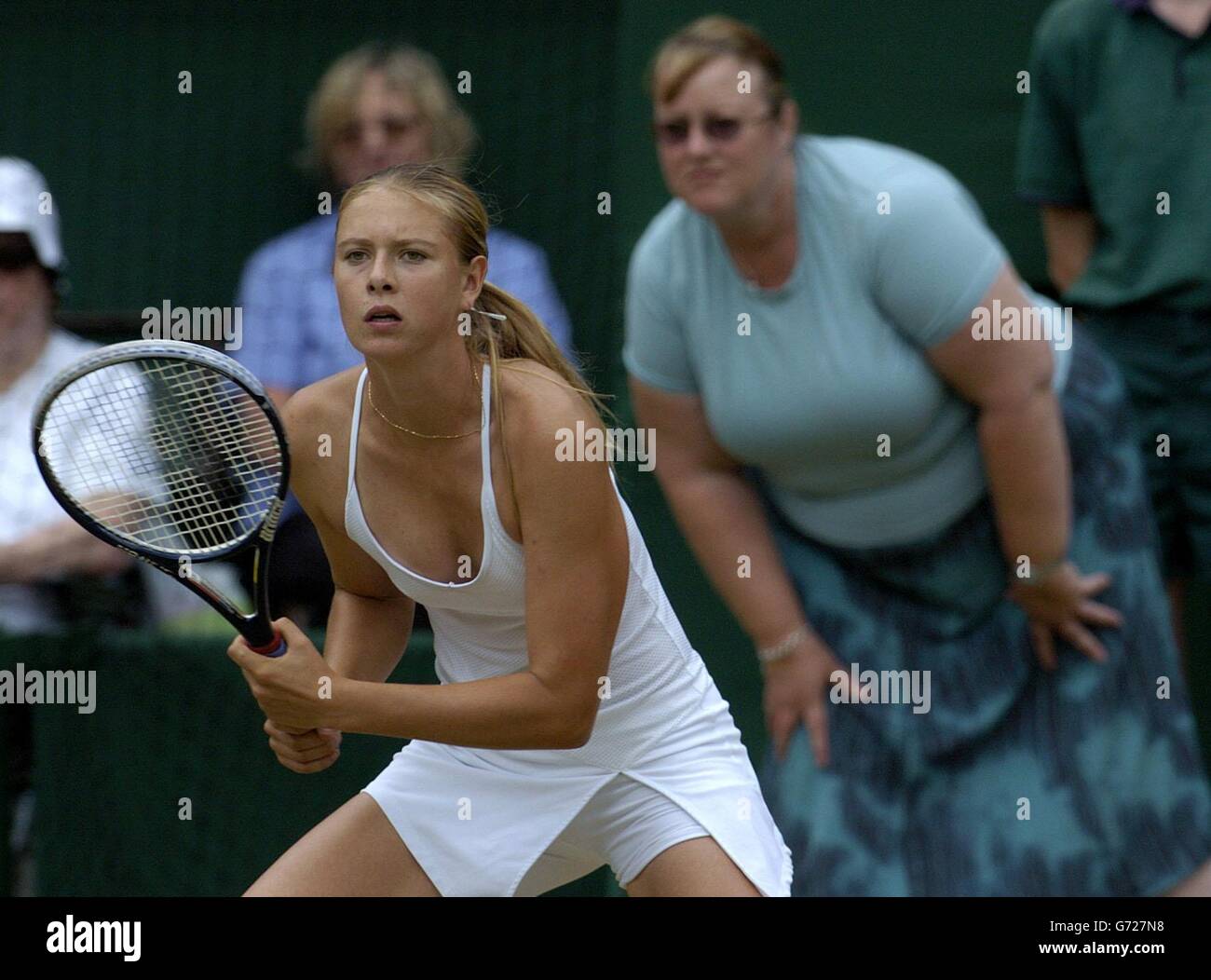 Maria Sharapova Wimbledon 2004 High Resolution Stock Photography and ...