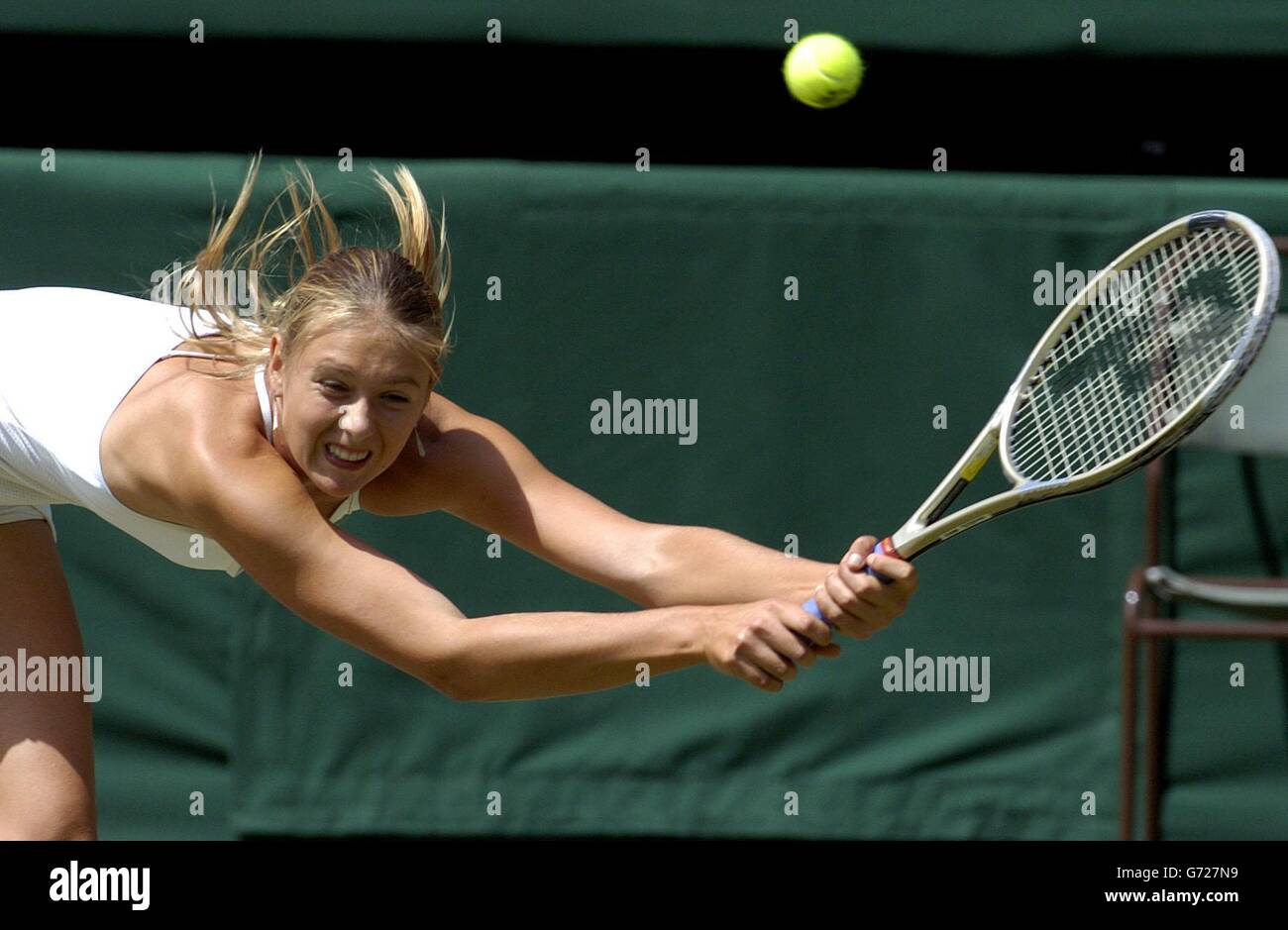 Wim04 action final wimbledon sport tennis maria sharapova hi-res stock ...