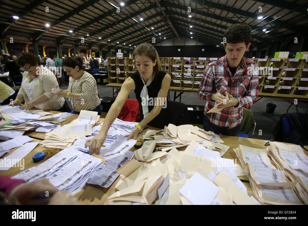 Ballot boxes hi-res stock photography and images - Alamy
