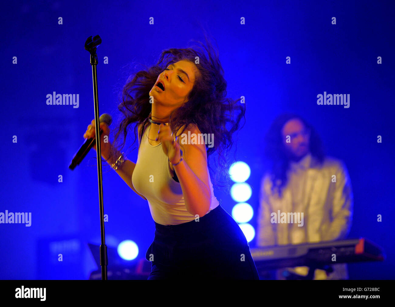 Lorde performing in concert hi-res stock photography and images - Alamy