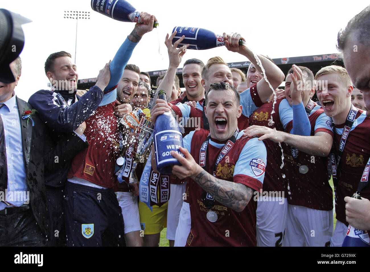 Burnley celebrate promotion and finishing 2014 runners up Stock Photo ...