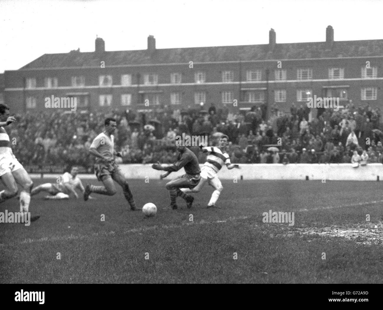 Loftus road stadium houses hi-res stock photography and images - Alamy
