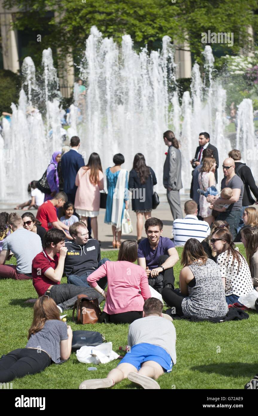Weather spring tpicswire hi-res stock photography and images - Alamy