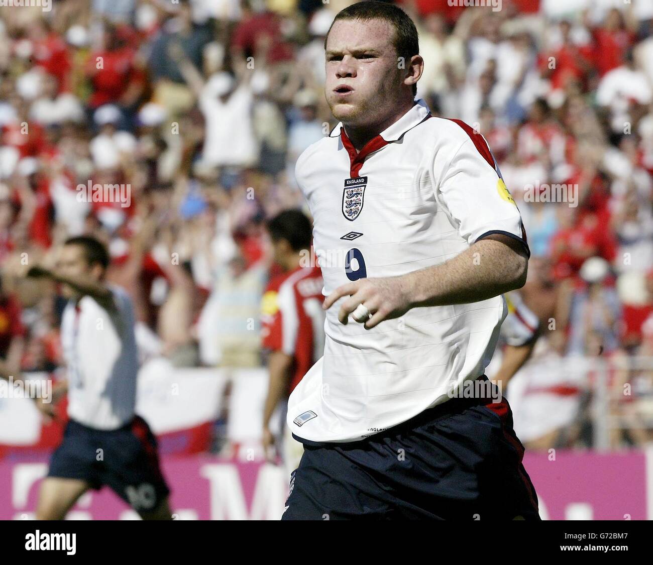 Football action celebrating wayne rooney hi-res stock photography and ...