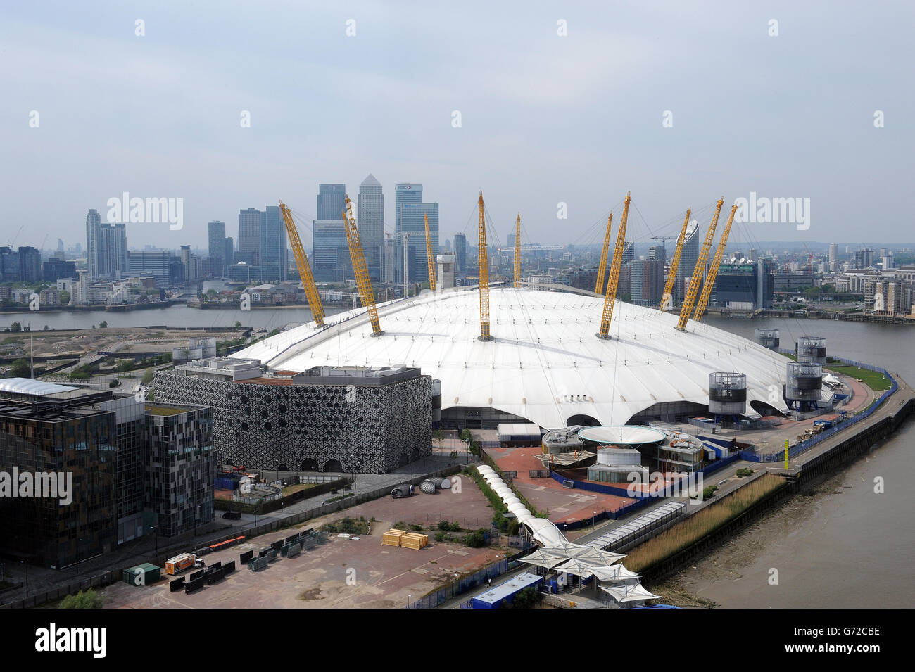 O2 arena canary wharf emirates air line citystock stocklondon hi-res ...
