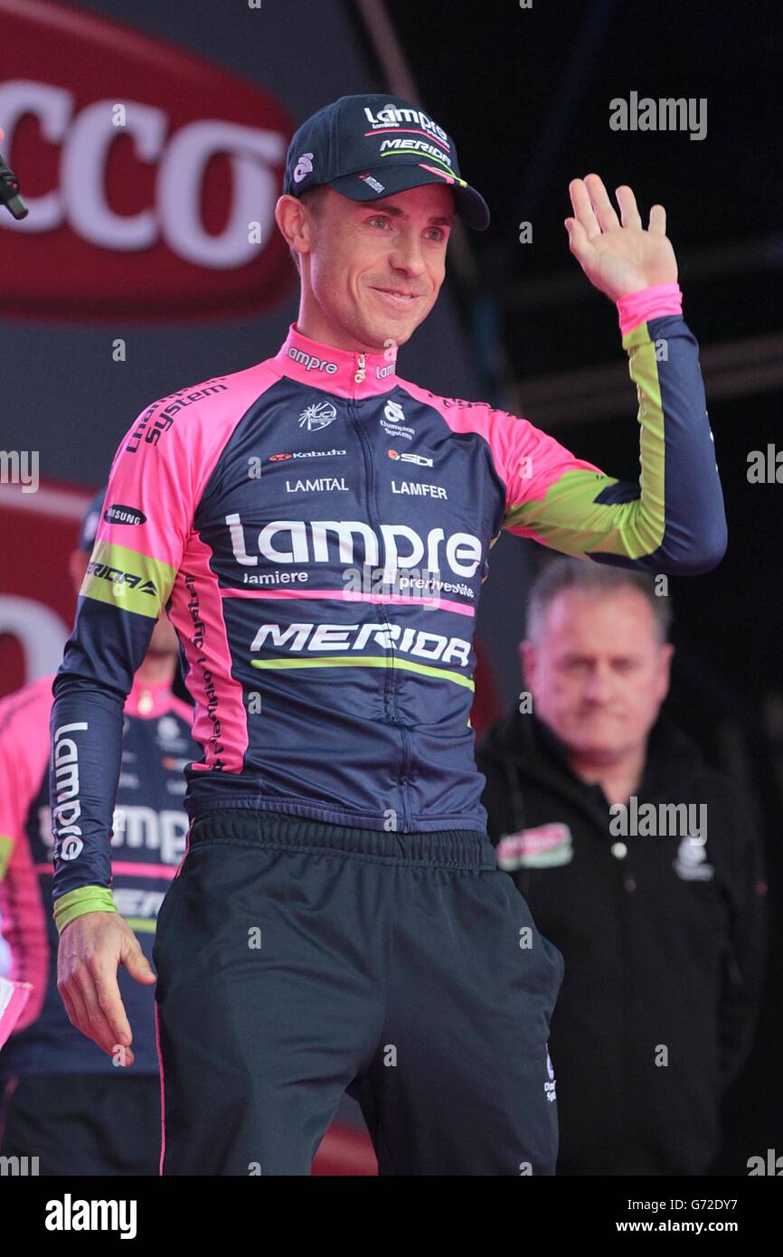 Cycling - 2014 Giro D'Italia - Team Presentations - Belfast City Hall ...