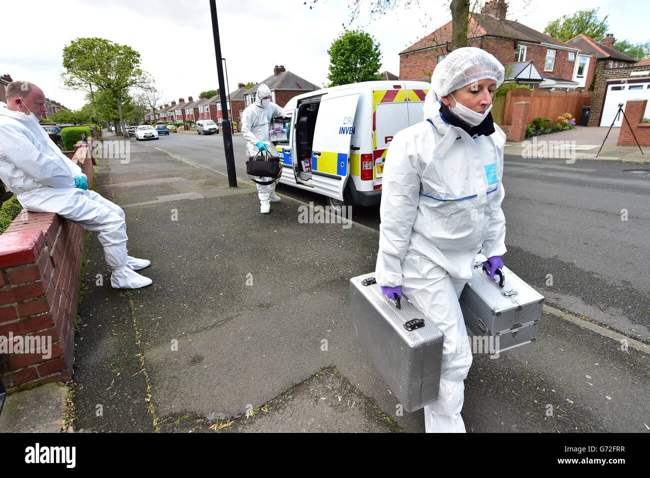 Police officers outside 100 hi-res stock photography and images - Alamy