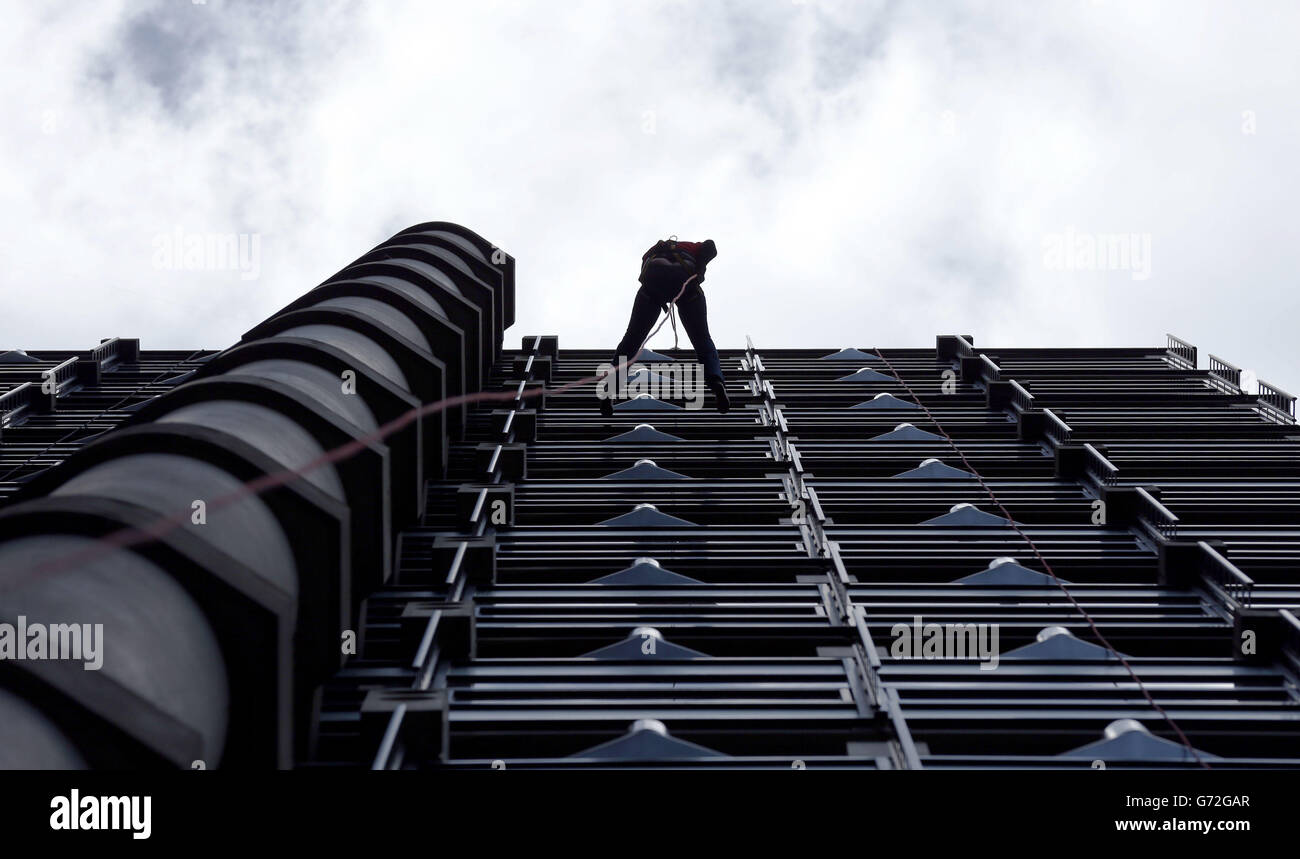 Building aid hi-res stock photography and images - Alamy